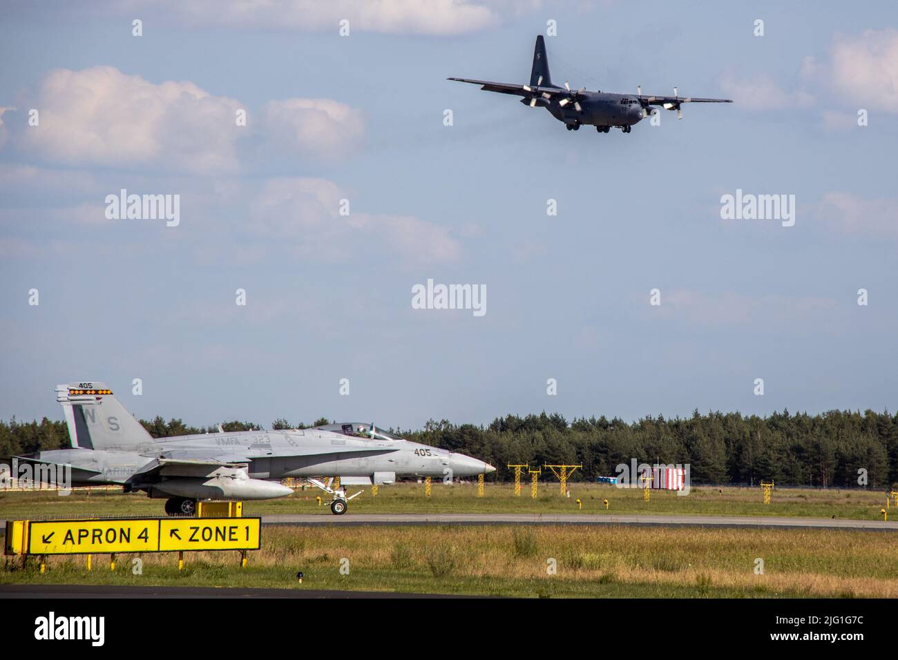 An F/A-18C Hornet with Marine Fighter Attack Squadron (VMFA) 323 ...