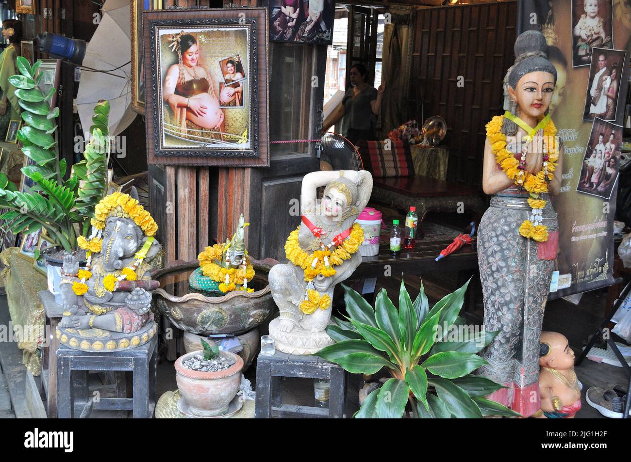 Religious goods hi-res stock photography and images - Alamy