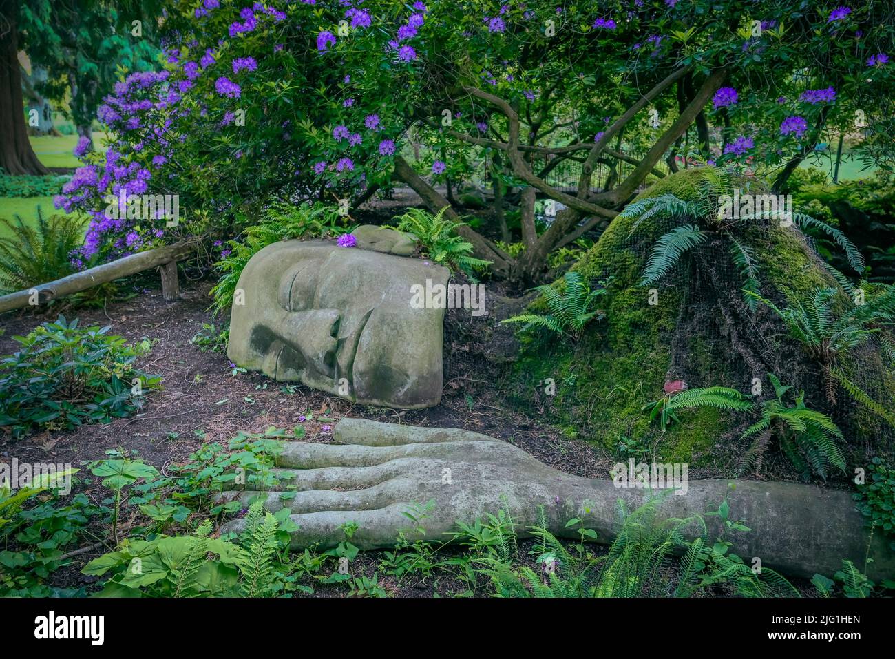 The Moss Lady, garden art installation, Beacon Hill Park, Victoria ...