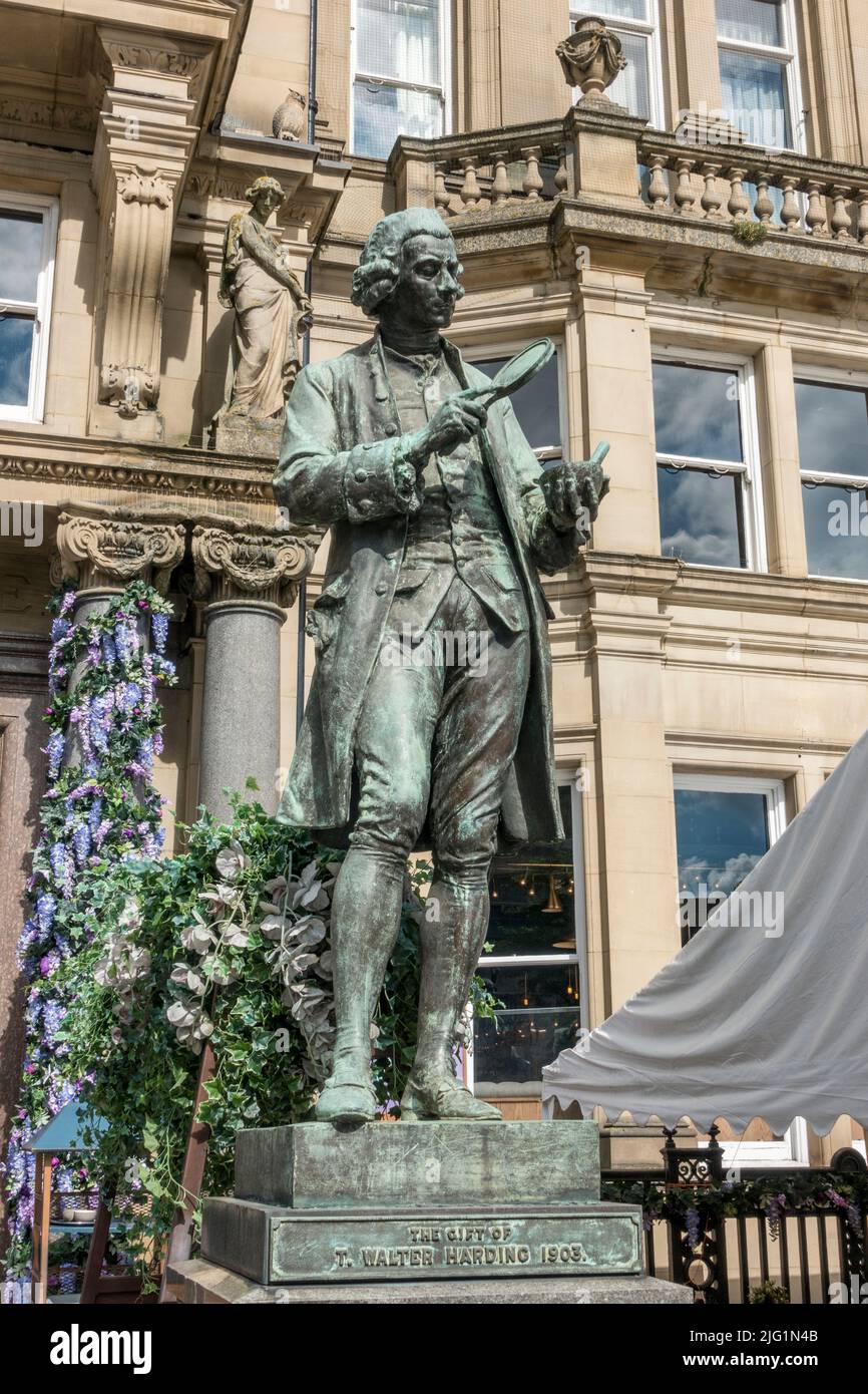 Joseph priestley statue leeds hi-res stock photography and images - Alamy