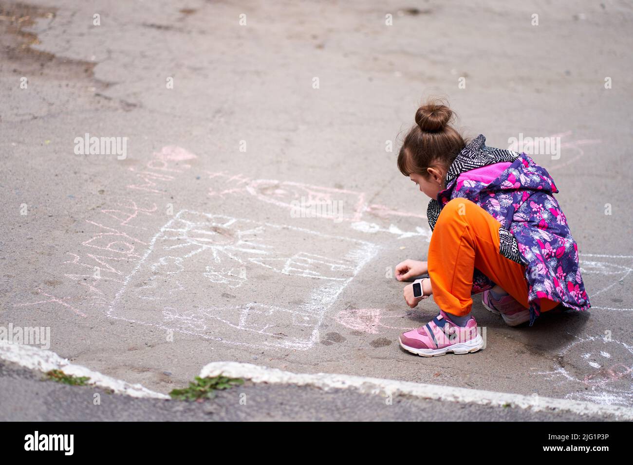 Humanitarian aid drawing hi-res stock photography and images - Alamy