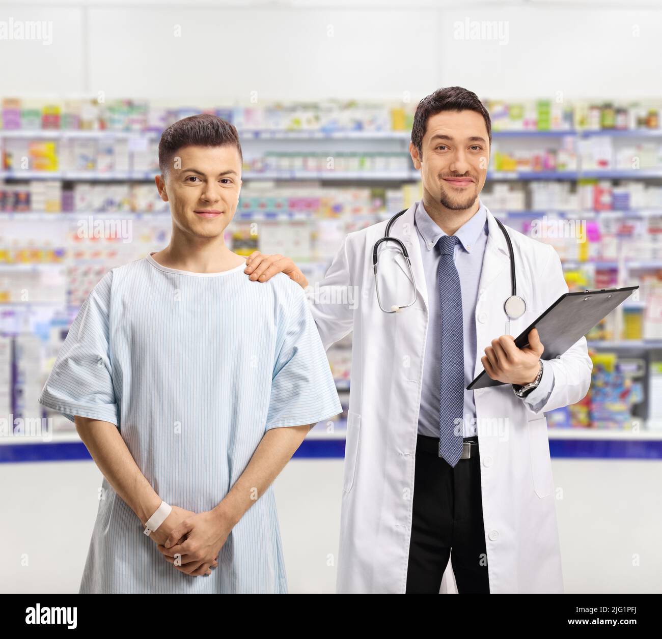 Young pharmacy hi-res stock photography and images - Alamy