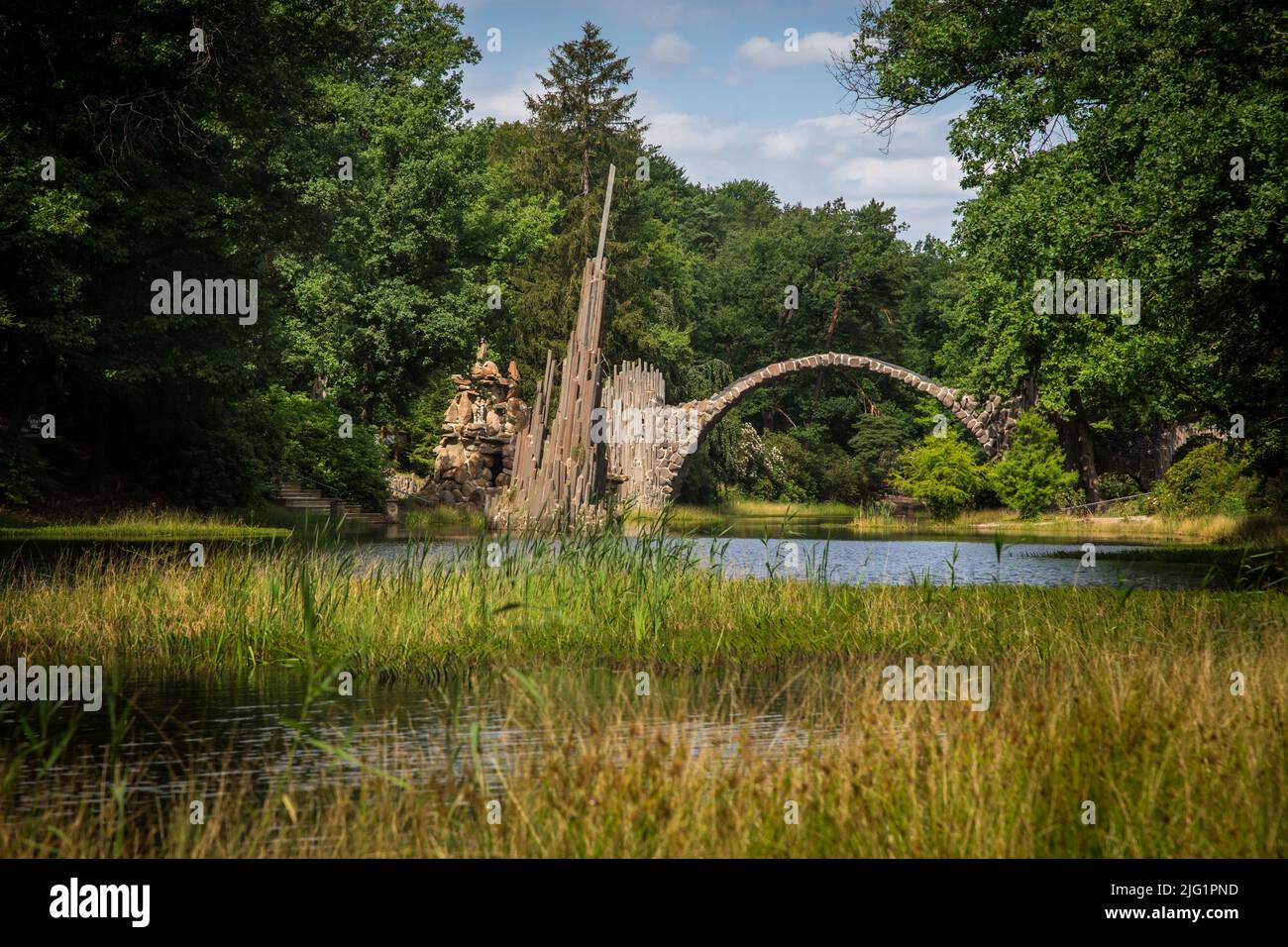 Rakotzbrücke (Rakotz bridge) in the Azalea and Rhododendron Park ...