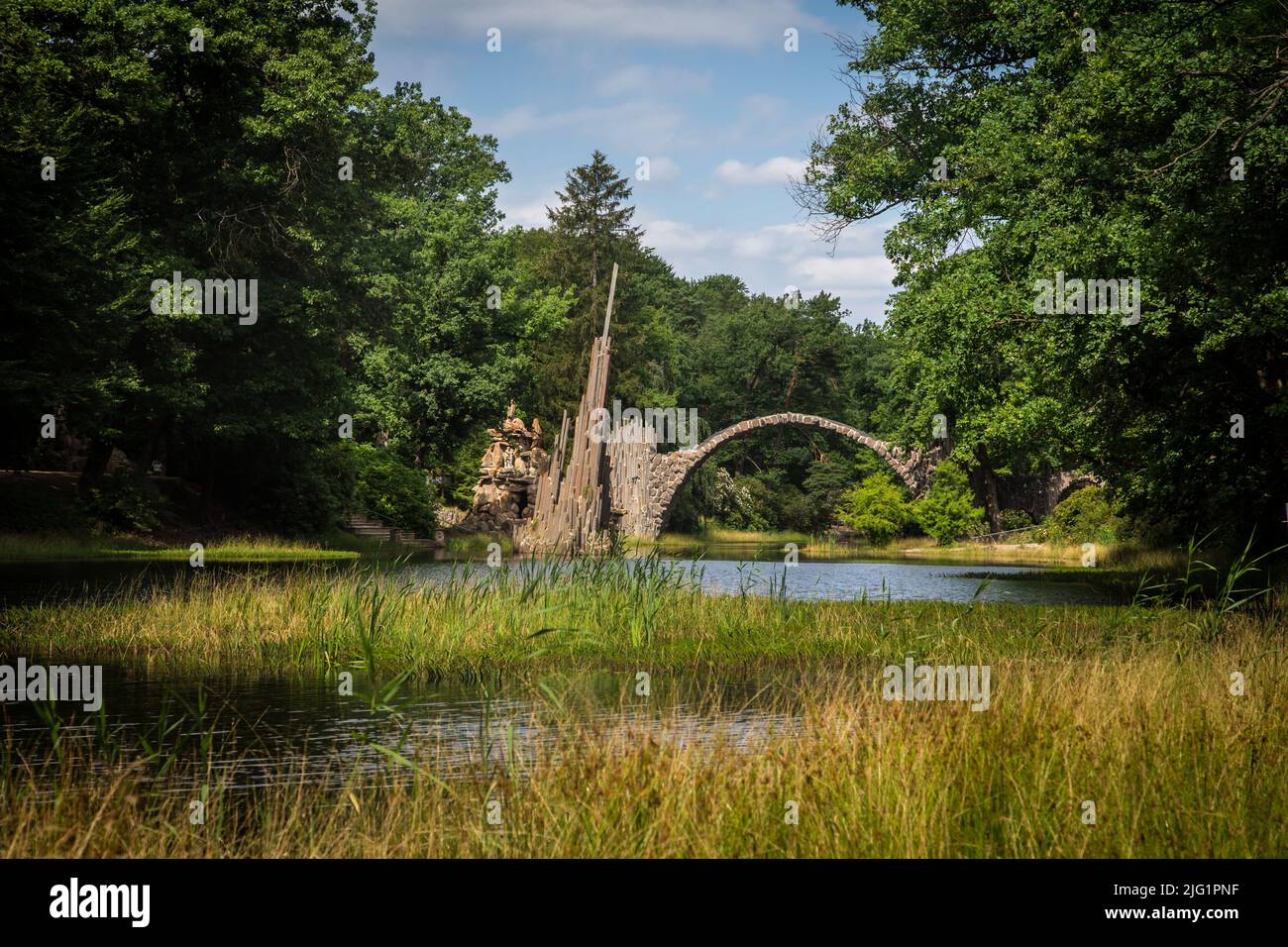 Rakotzbrücke (Rakotz bridge) in the Azalea and Rhododendron Park ...