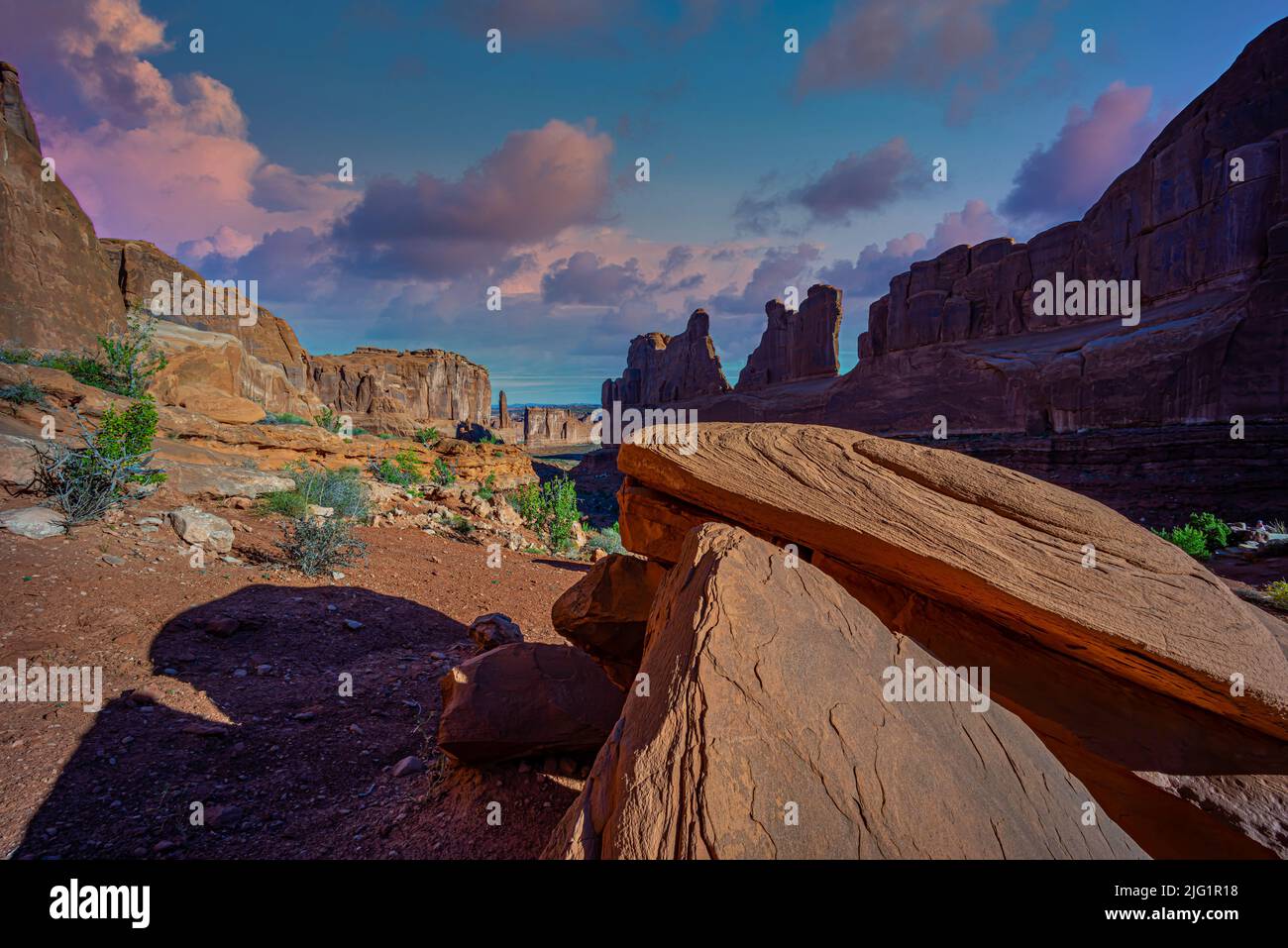 Arches National Park is a national park in eastern Utah, United States ...
