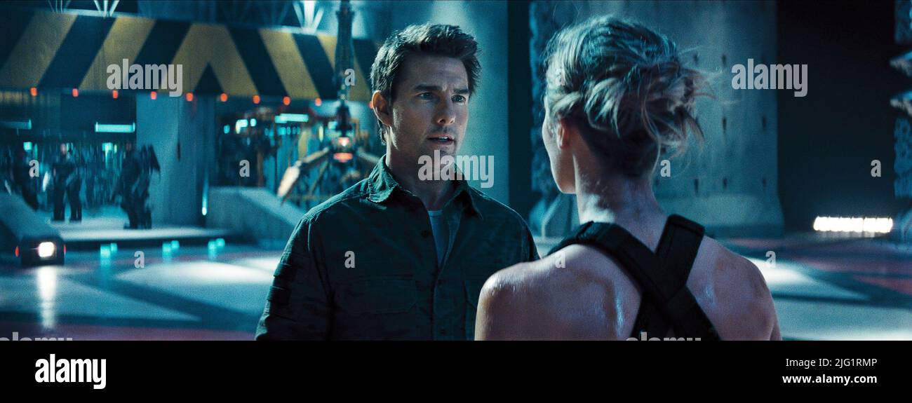 TOM CRUISE, EMILY BLUNT, EDGE OF TOMORROW, 2014 Stock Photo - Alamy