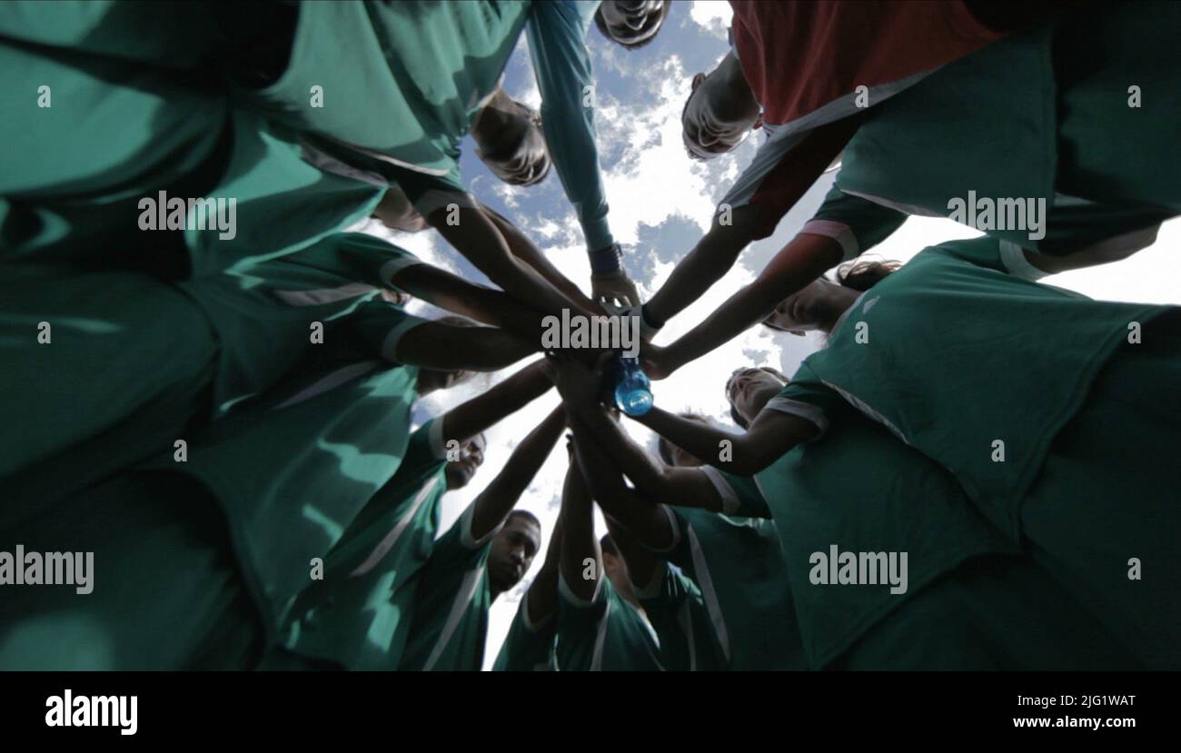 Team huddle hi-res stock photography and images - Alamy
