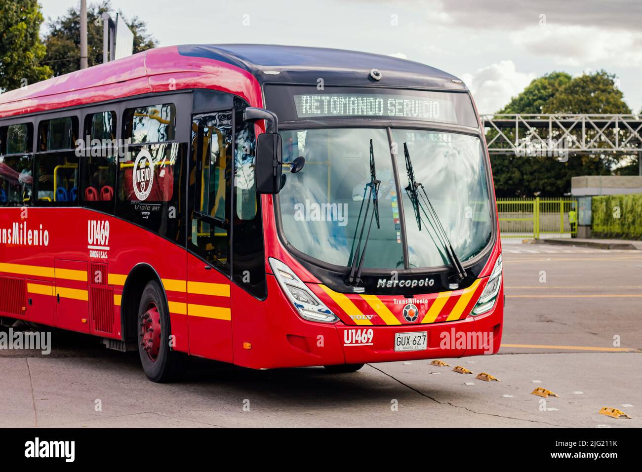 Portal transmilenio hi-res stock photography and images - Alamy