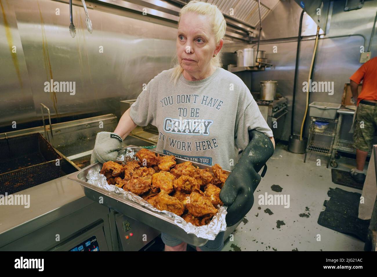 St. Louis, United States. 06th July, 2022. Cook Gabrielle Shore carries ...