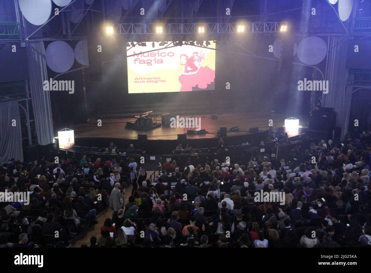 July 6, 2022, Curitiba, Parana, Brasil: (INT) Show by Brazilian singer ...