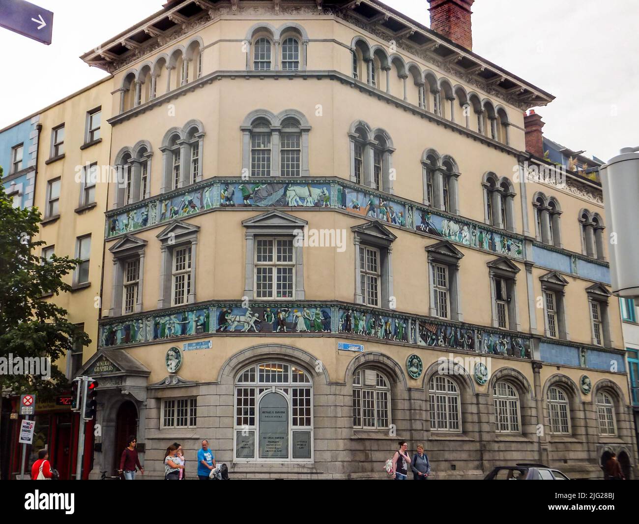 The 1901 Sunlight Chambers corner office building in downtown Dublin ...