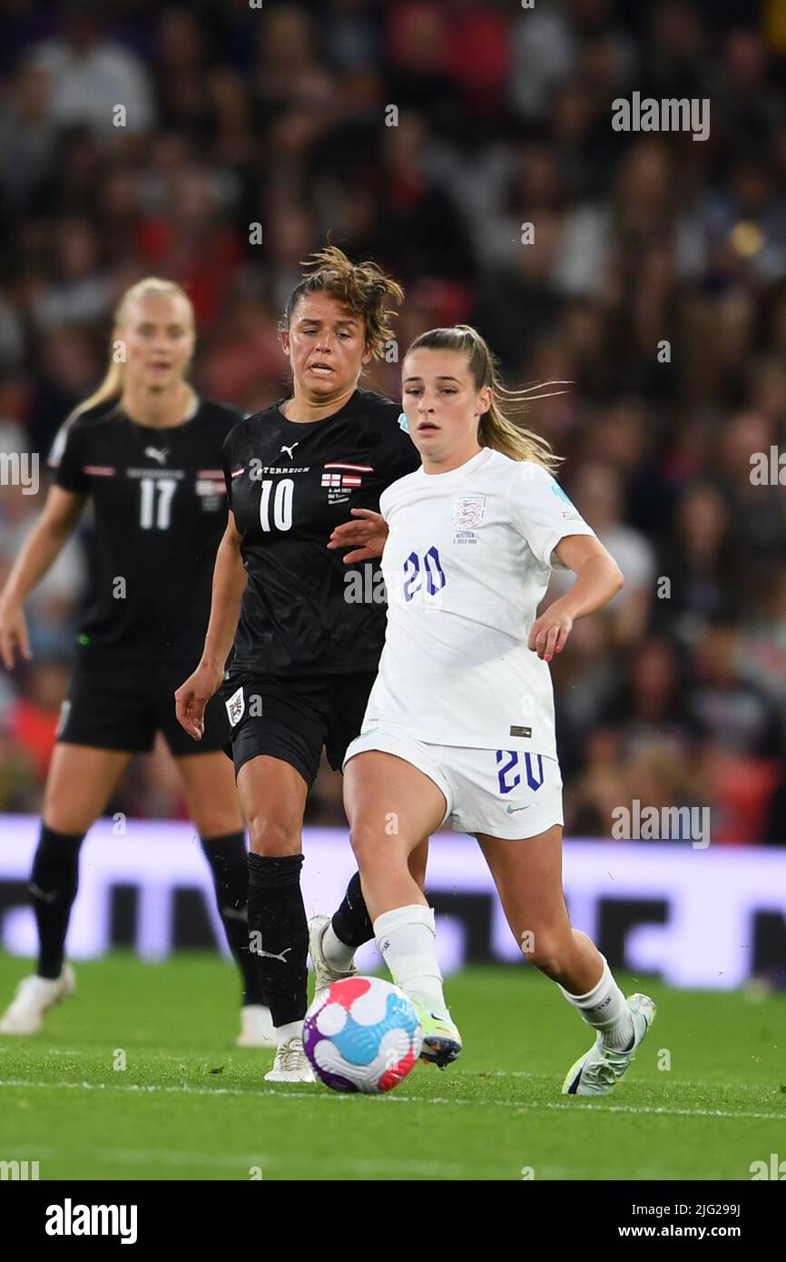 Ella toone euro 2022 hi-res stock photography and images - Alamy