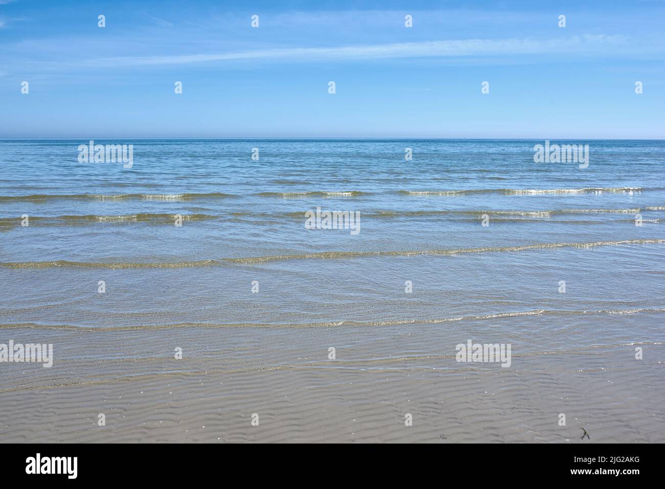 Open sea waves hi-res stock photography and images - Alamy