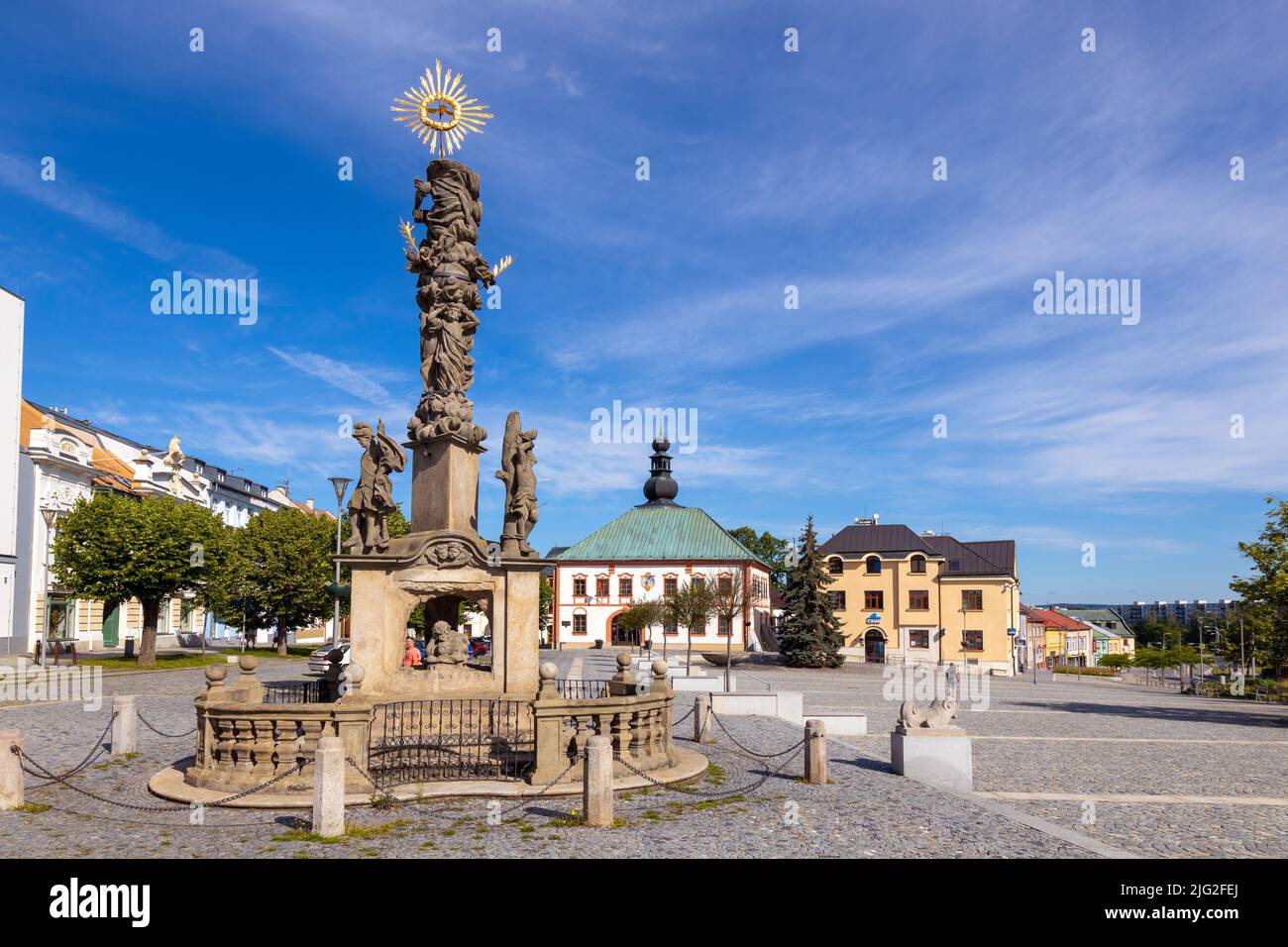 Radnice a morový sloup, Zdar nad Sazavou, Vysocina, Česká republika ...