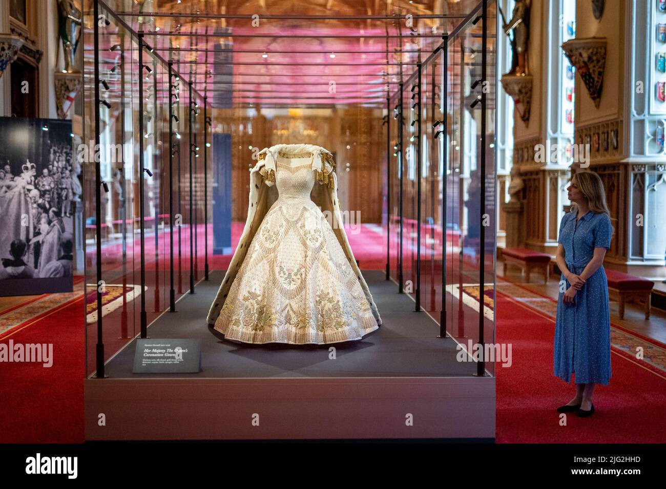 The Queen's Coronation dress on display at 'Platinum Jubilee: The Queen ...