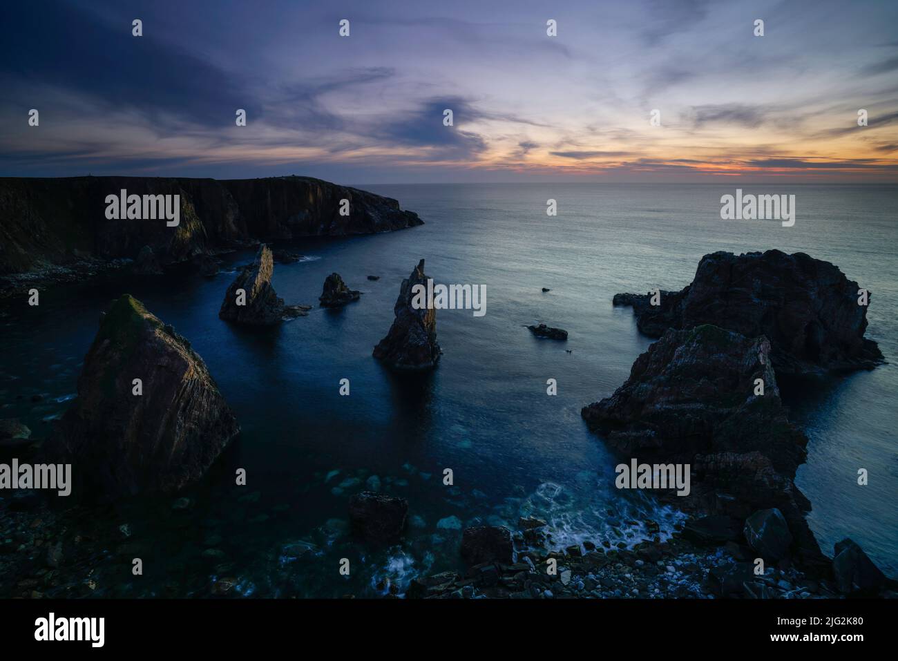 The mangersta sea stacks on the isle of lewis hi-res stock photography ...