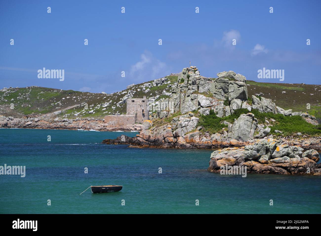 Cromwell's castle on Tresco seen from Bryher, Isles of Scilly, Cornwall ...