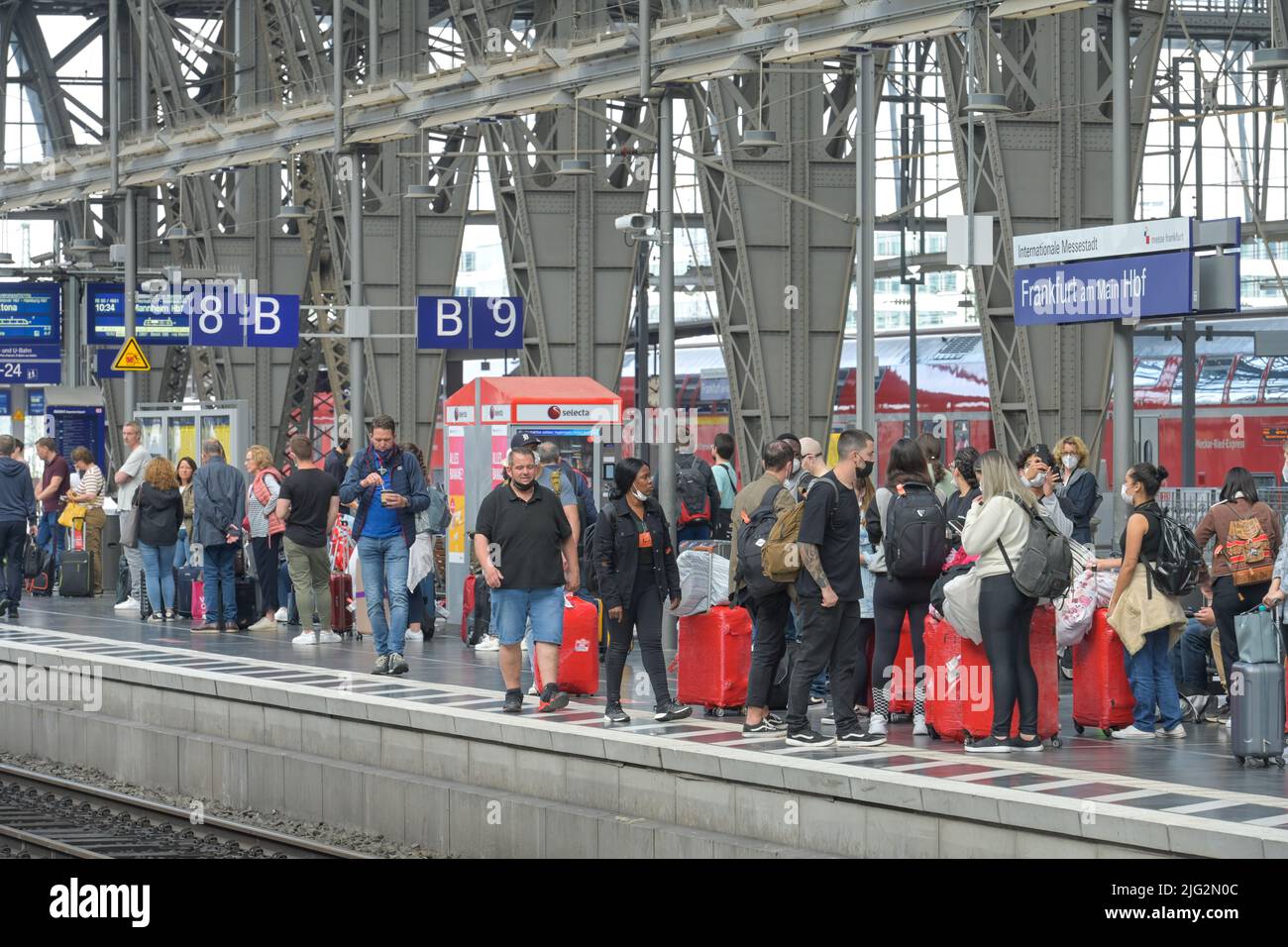 Reisende, Bahnsteig, Hauptbahnhof, Frankfurt am Main, Hessen ...