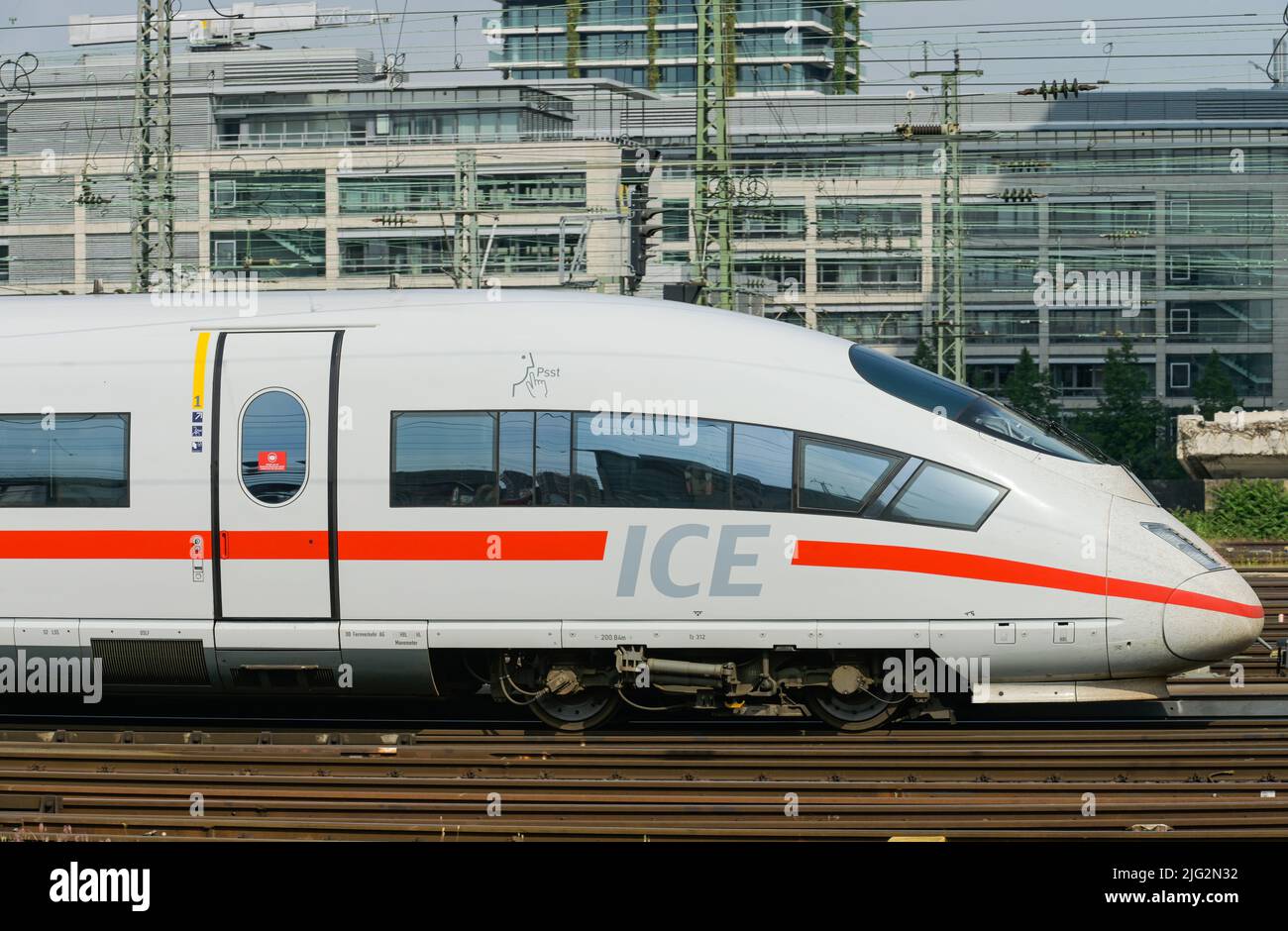 ICE, Hauptbahnhof, Frankfurt am Main, Hessen, Deutschland Stock Photo ...