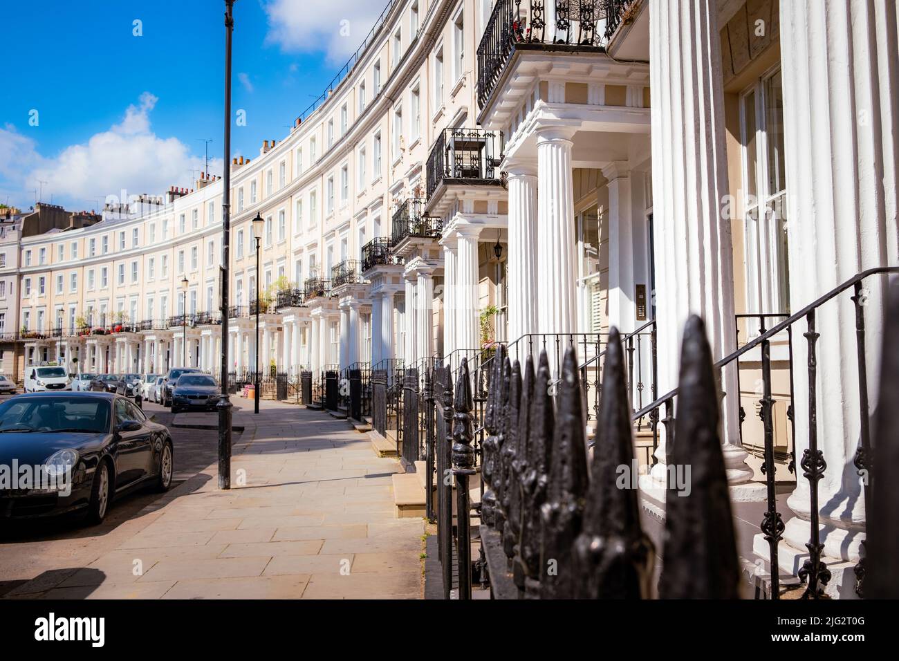 Street of upmarket London townhouses in Notting Hill area of west ...