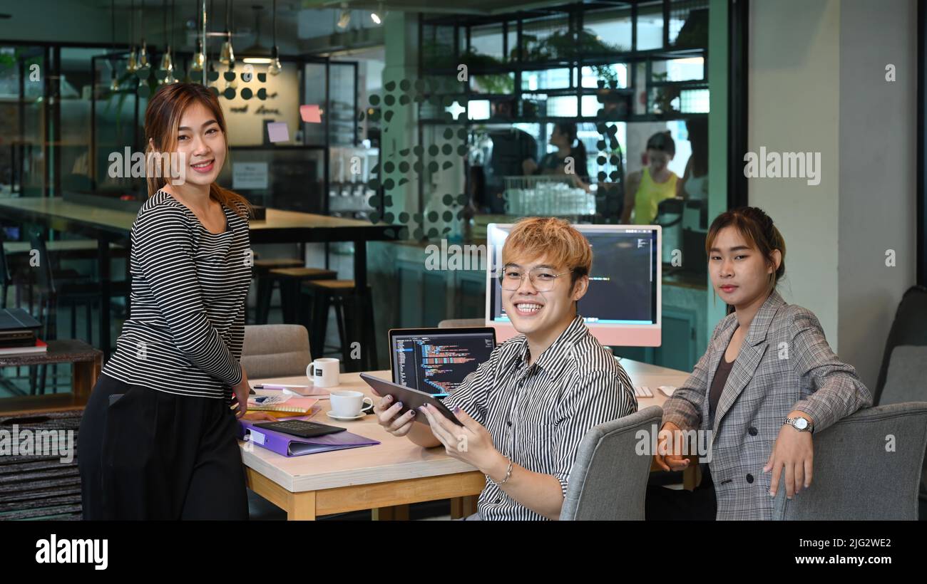 Programming language meeting hi-res stock photography and images - Alamy