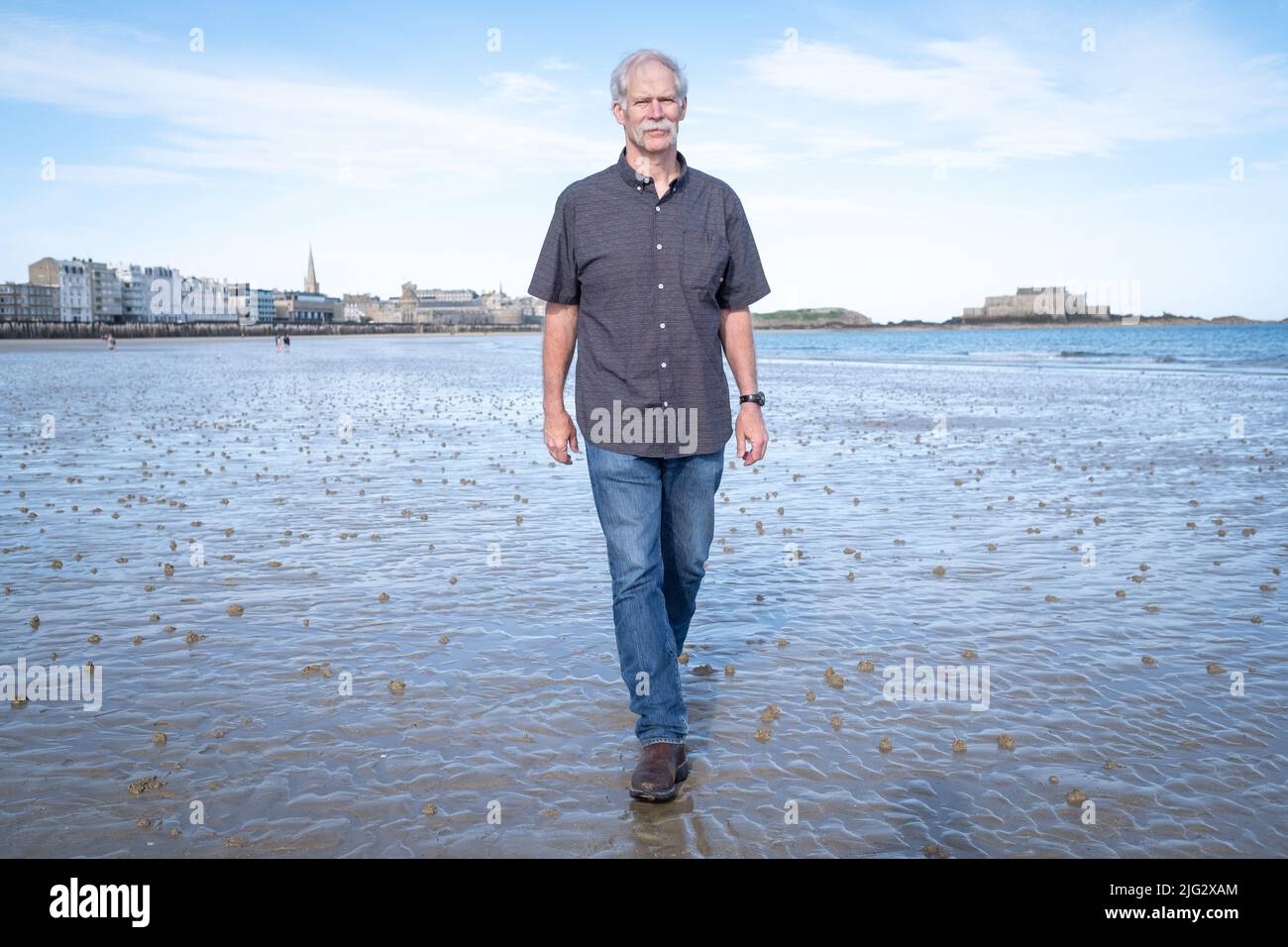 France, Brittany, Saint-Malo, 2022-06-06. Portrait of Pete Fromm at the ...