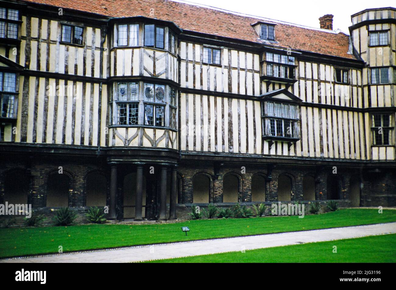 Medieval building of Old Court in the cloisters of Queens' College ...