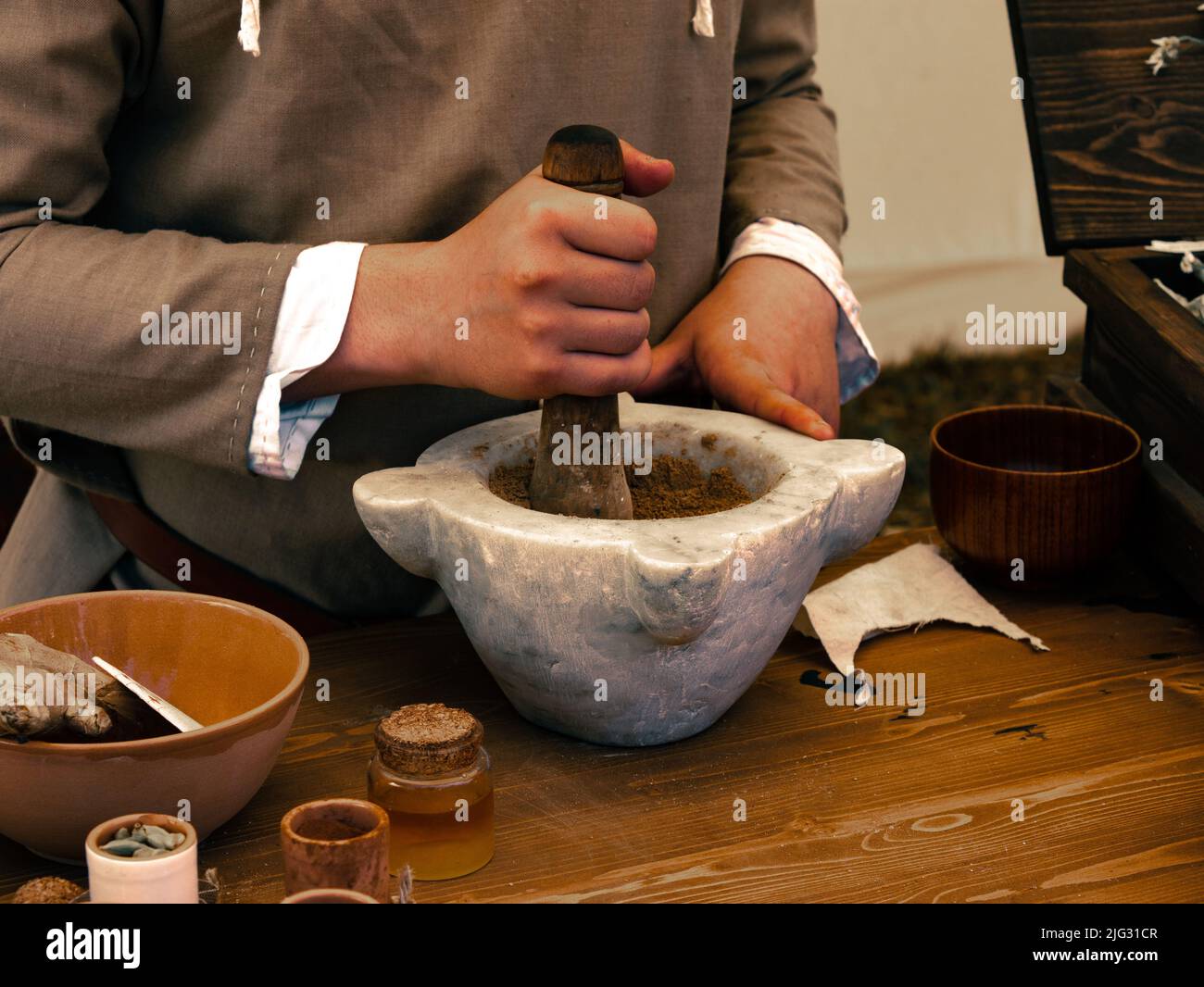 Making mortar hi-res stock photography and images - Alamy