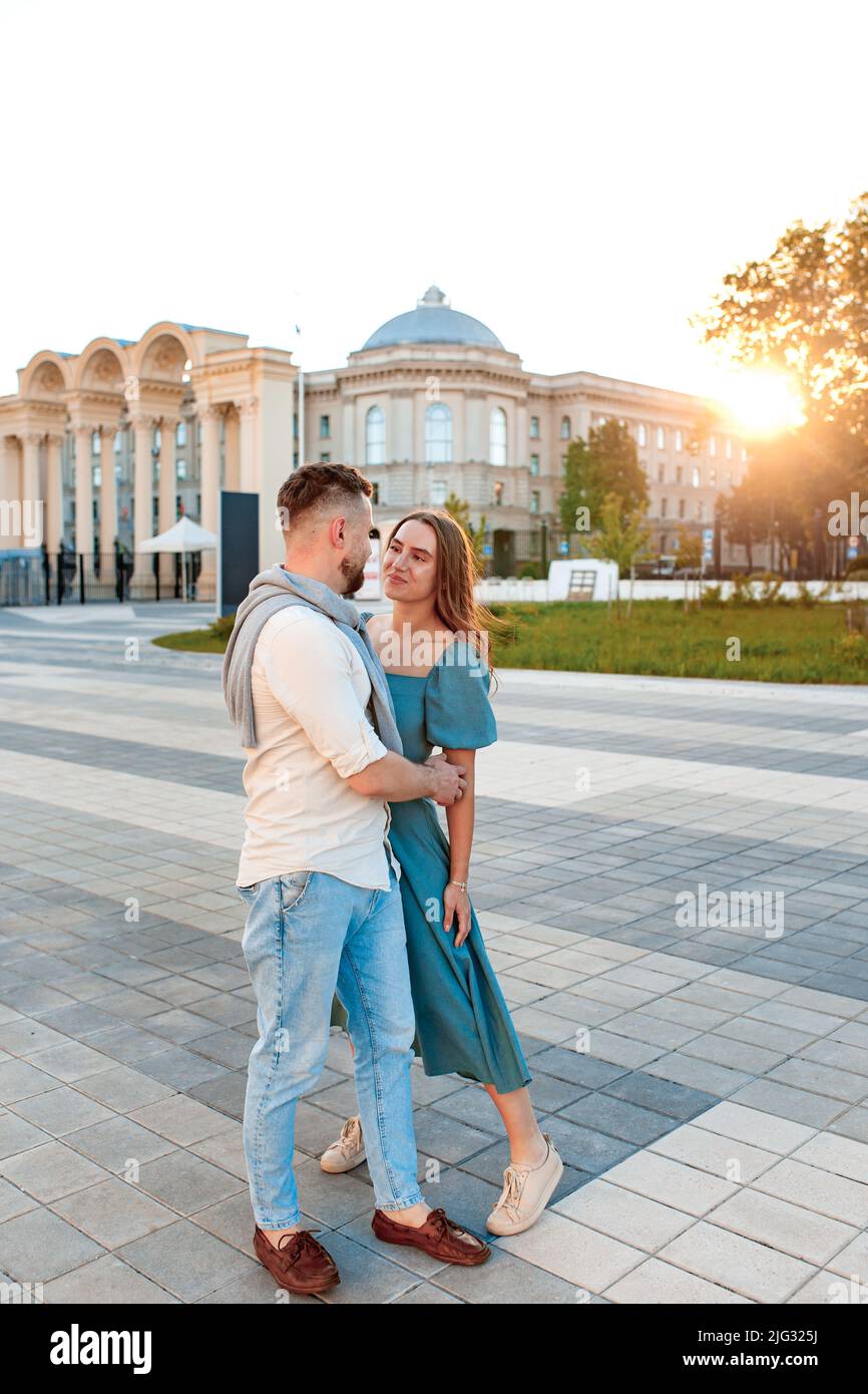 Couple street dance hi-res stock photography and images - Alamy