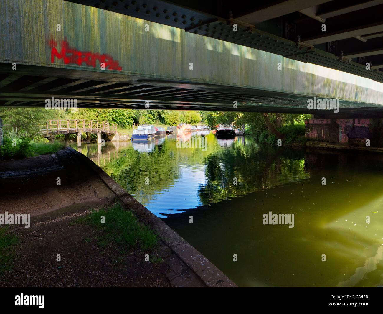 Puttering around on houseboats is a quintessentially English leisure ...