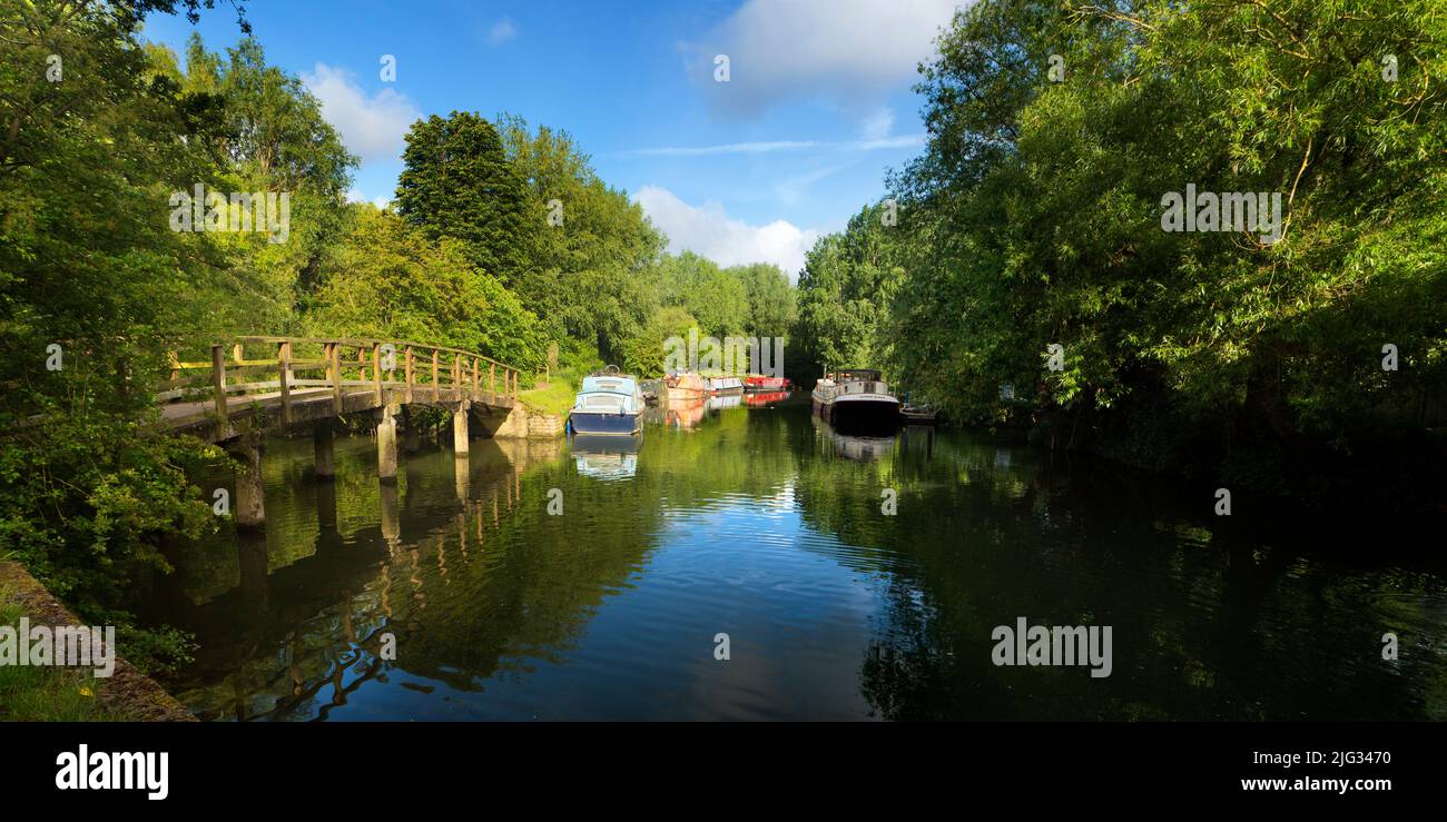 Puttering around on houseboats is a quintessentially English leisure ...