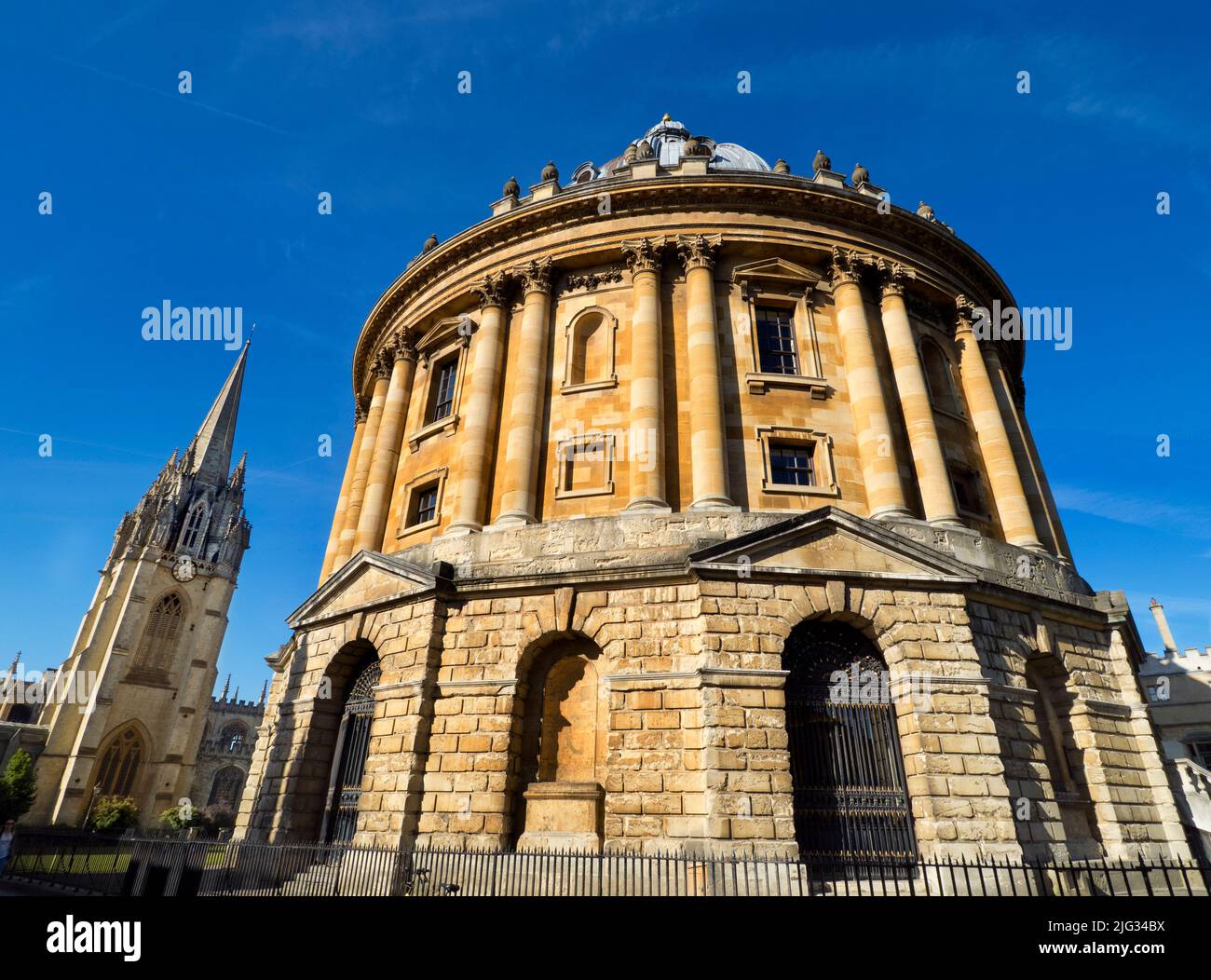 Radcliffe Square lies at the heart of historic Oxford. Centre-stage is ...