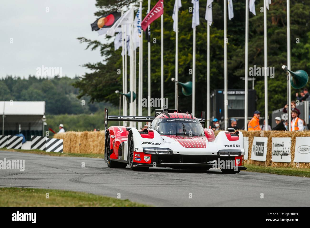 Porsche LMDH 936 Stock Photo - Alamy