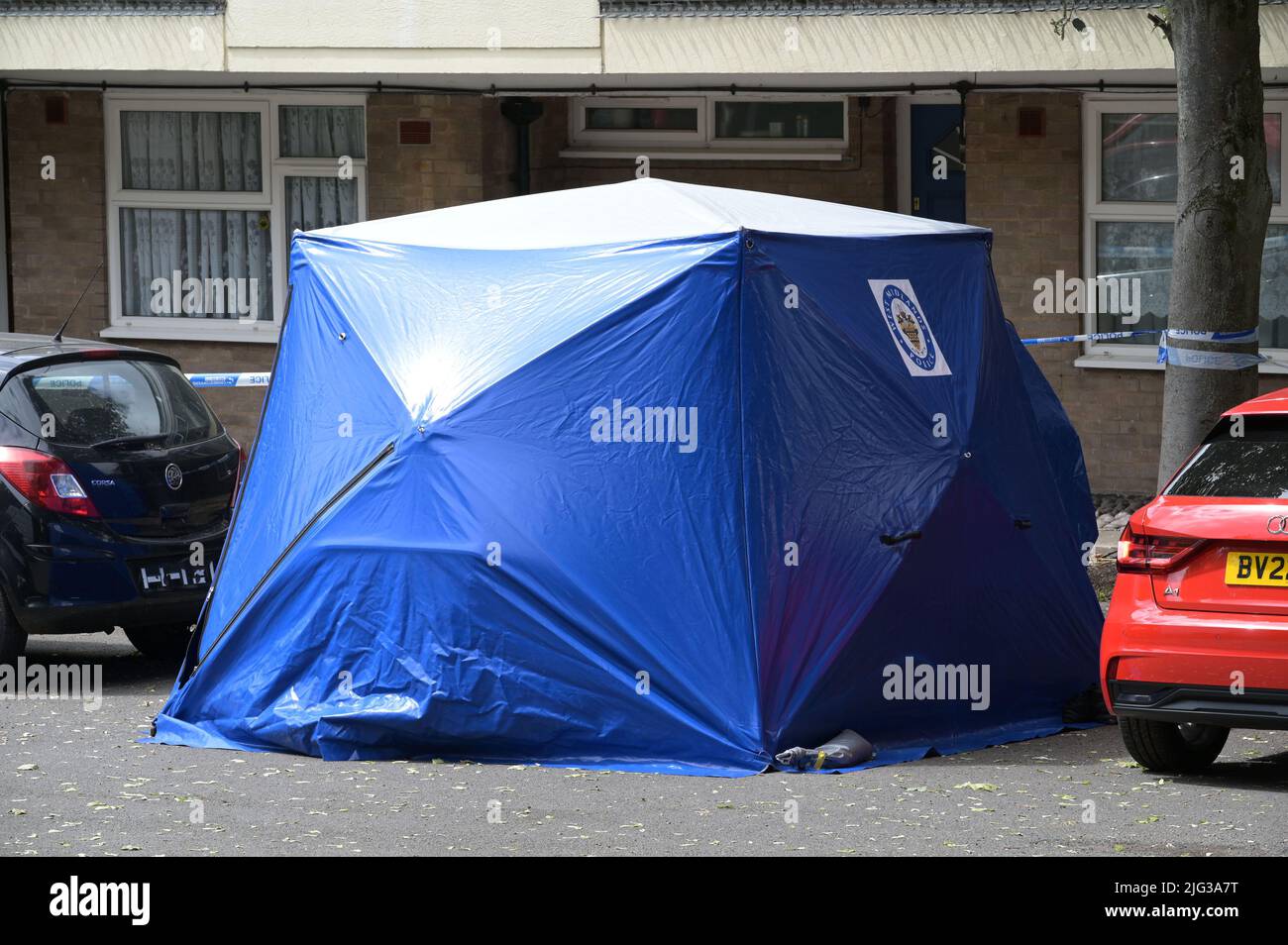 Forensics tent hi-res stock photography and images - Alamy