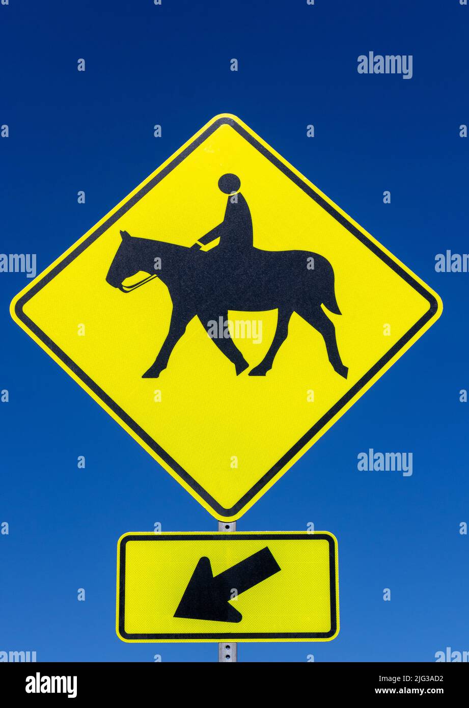 Horse crossing sign at roadside hi-res stock photography and images - Alamy