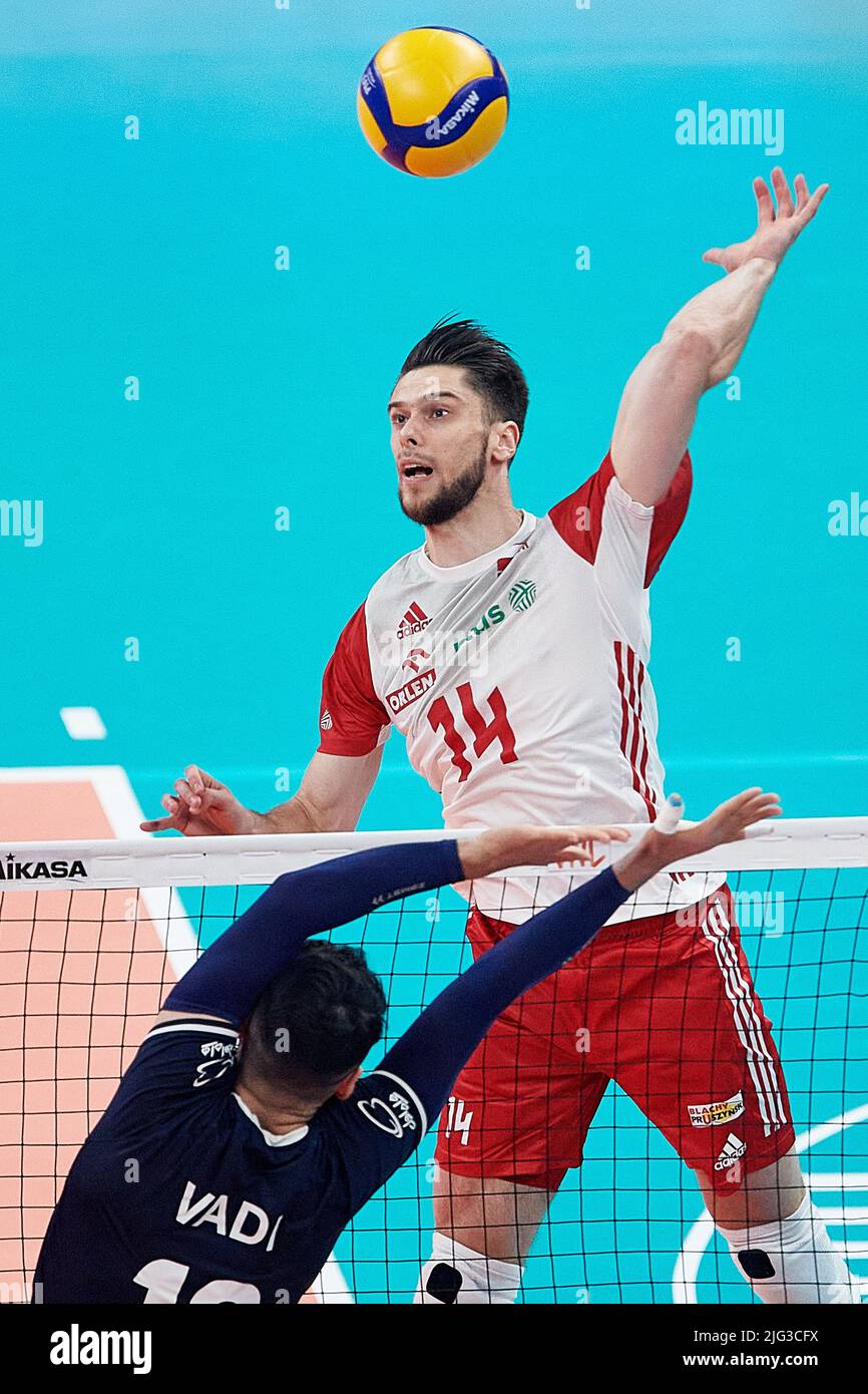 Mohammad Taher Vadi (L) of Iran in action against Aleksander Sliwka (R ...