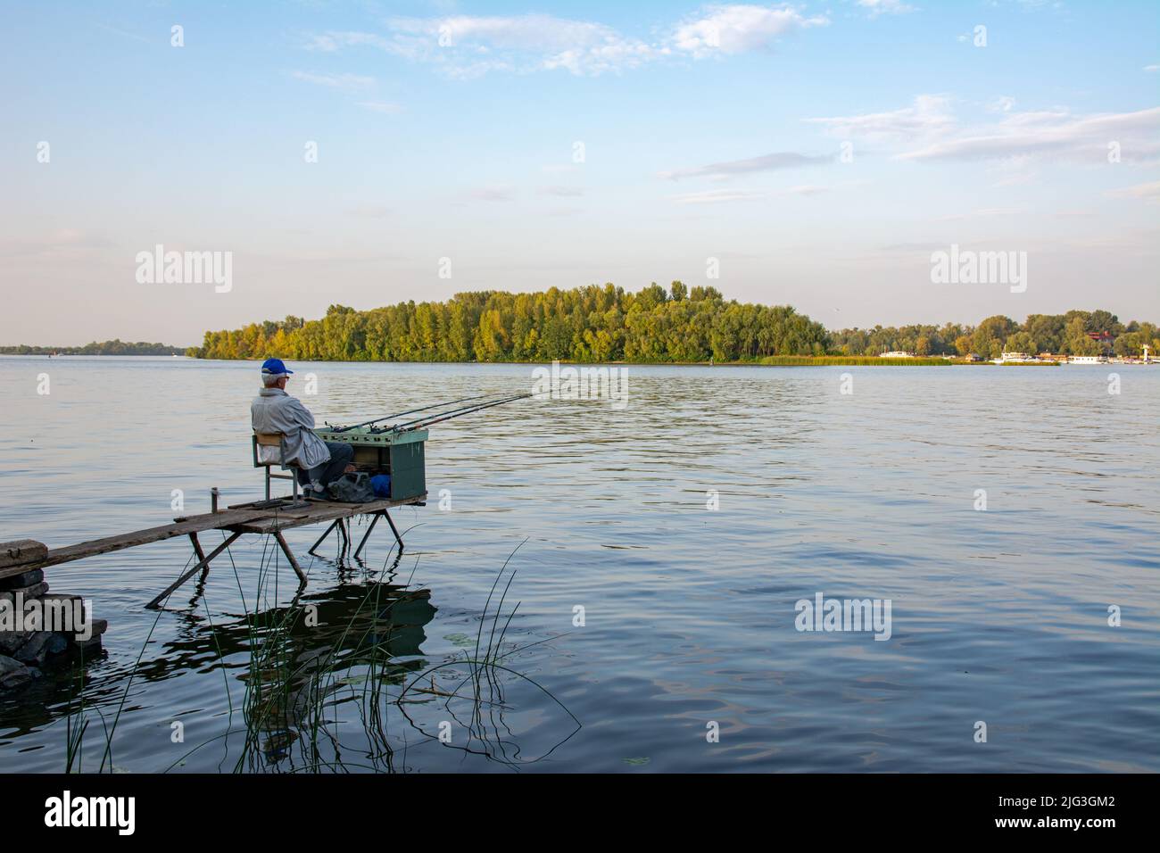 Man fishing back view hi-res stock photography and images - Alamy