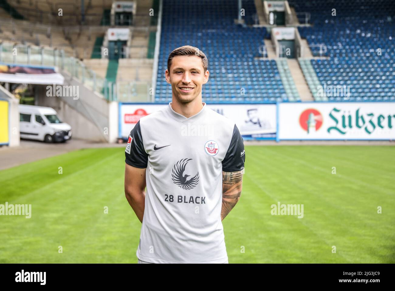 07 July 2022, Mecklenburg-Western Pomerania, Rostock: Goalkeeper Nils-Jonathan Körber of FC ...