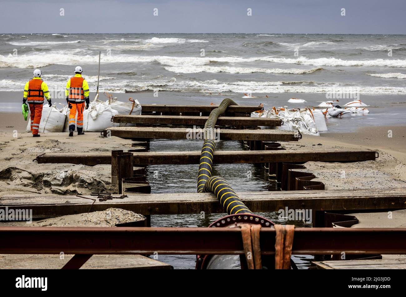 Submarine cables beach hi-res stock photography and images - Alamy