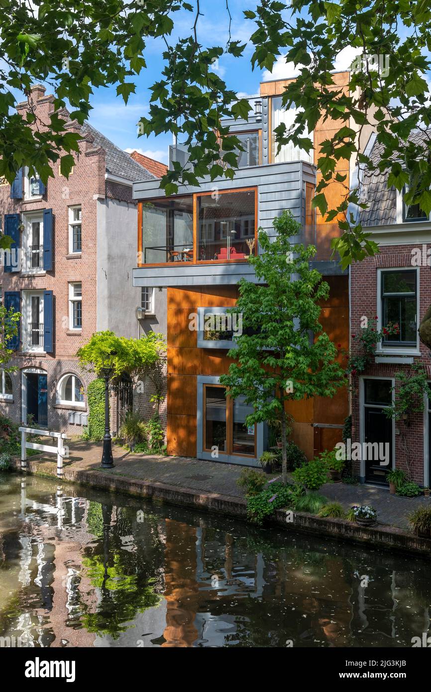 Canal-side living in the beautiful city of Utrecht, south east of ...