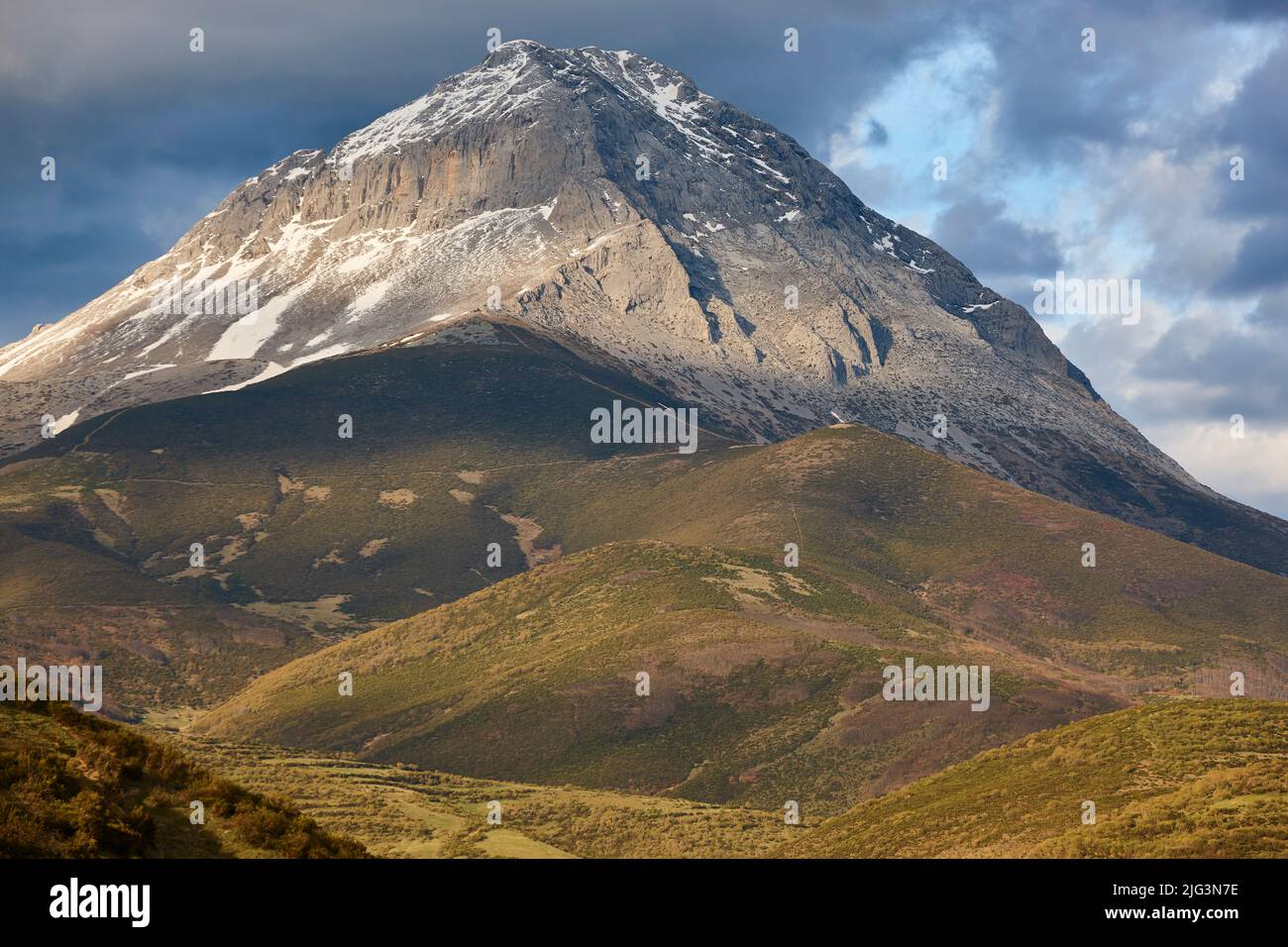 Mountain landscape in Castilla y Leon. Boga de Huergano. Spain Stock ...