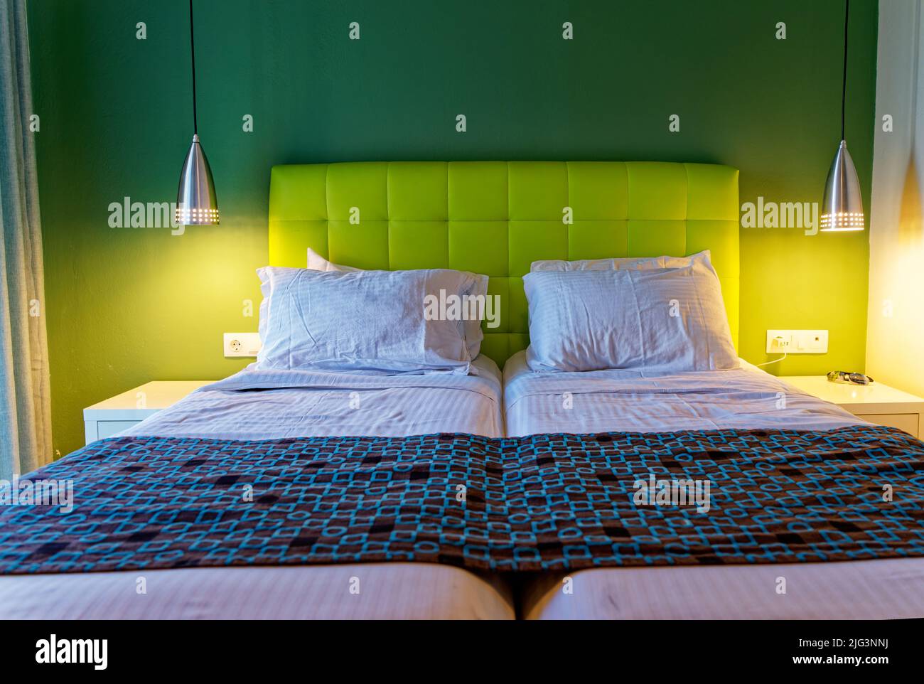 Two person bed hi-res stock photography and images - Alamy