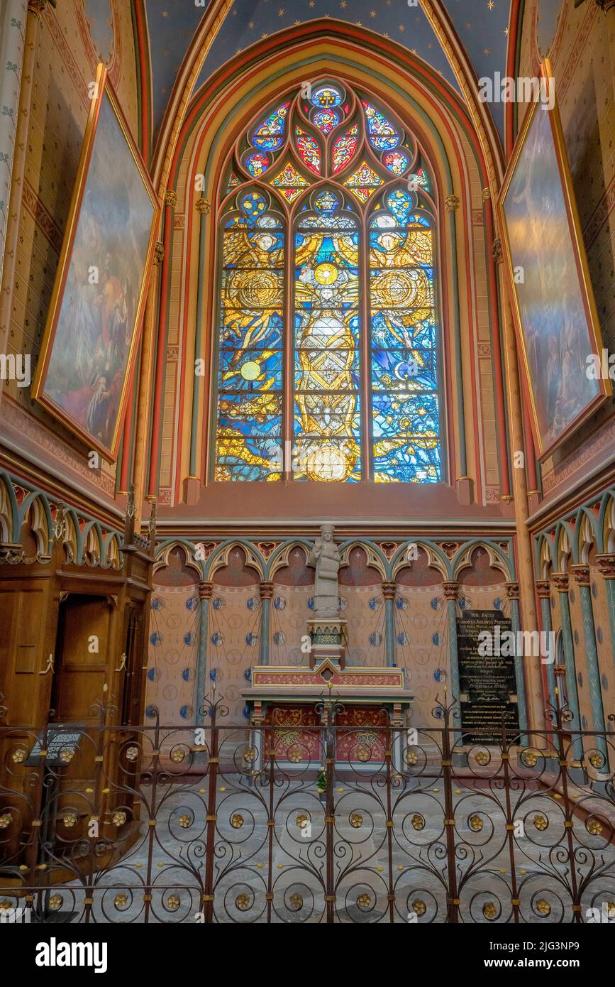 Axial chapel hi-res stock photography and images - Alamy