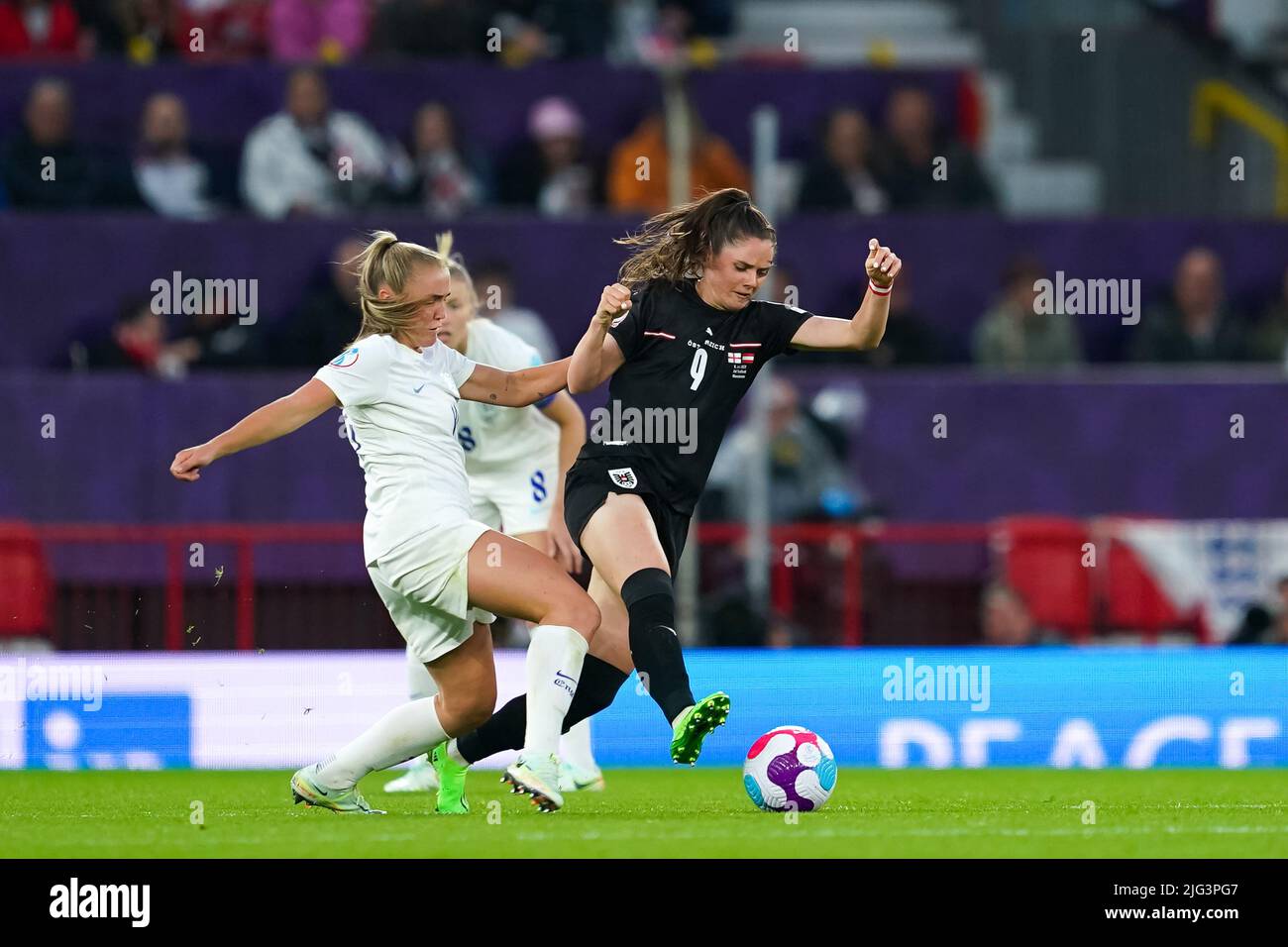 Manchester, England, July 6th 2022: Georgia Stanway (10 England) and ...