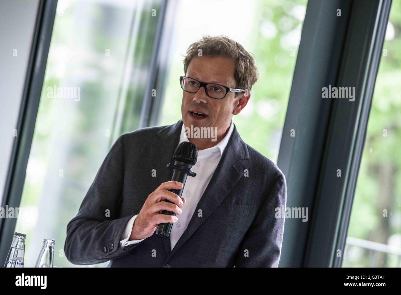 Munich, Bavaria, Germany. 7th July, 2022. Inside the CALA laser labs at ...