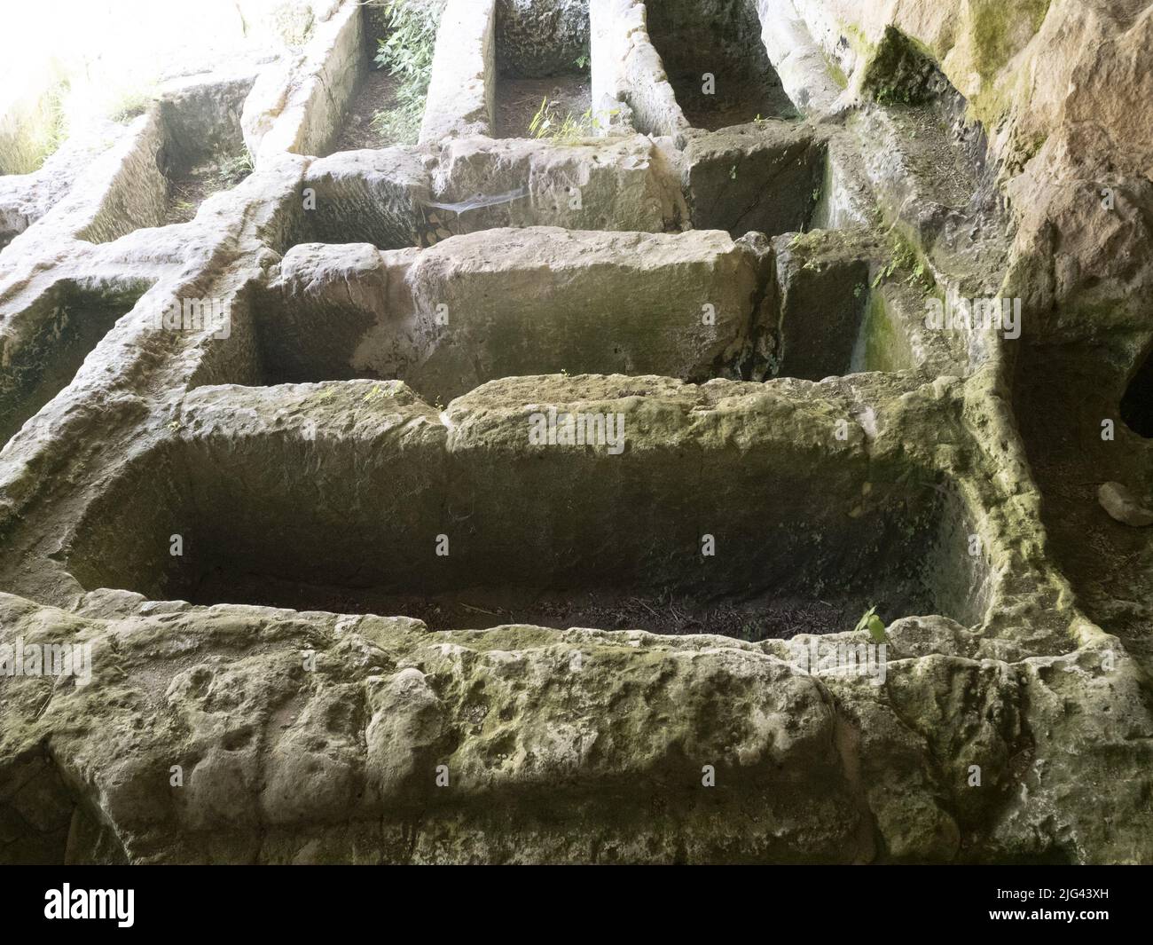 ancient cava d'ispica catacombs larderia cave sicily Stock Photo - Alamy