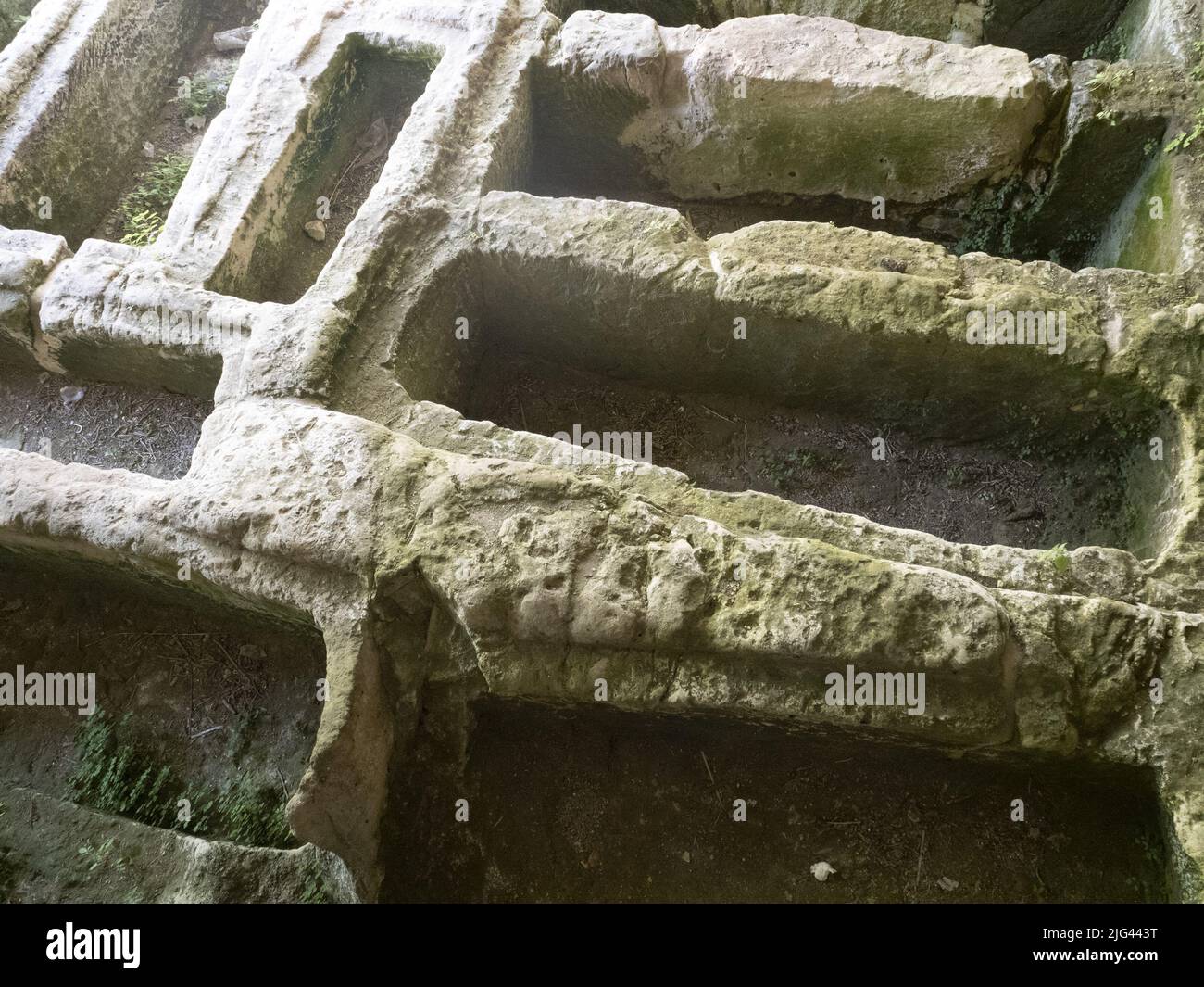 ancient cava d'ispica catacombs larderia cave sicily Stock Photo - Alamy