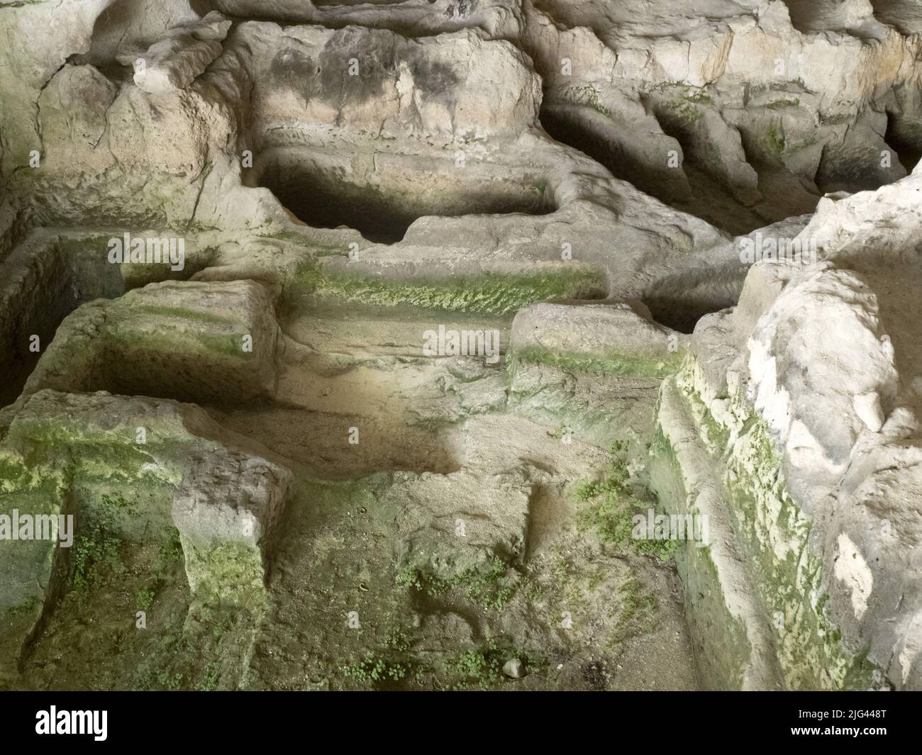 ancient cava d'ispica catacombs larderia cave sicily Stock Photo - Alamy