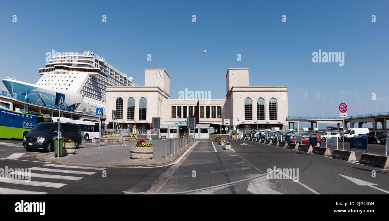Naples marine terminal hi-res stock photography and images - Alamy