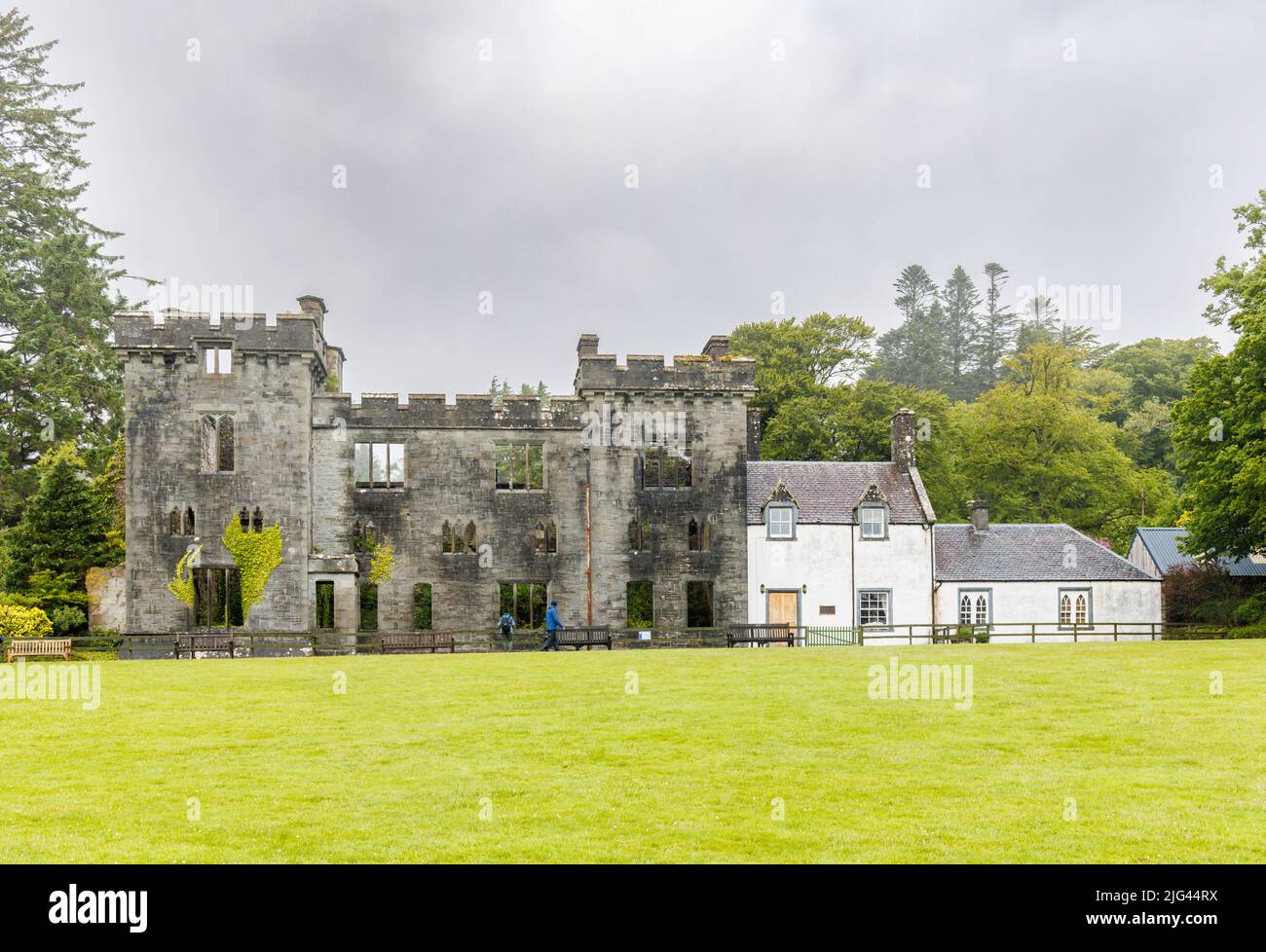 Castle remains isle of skye hi-res stock photography and images - Alamy